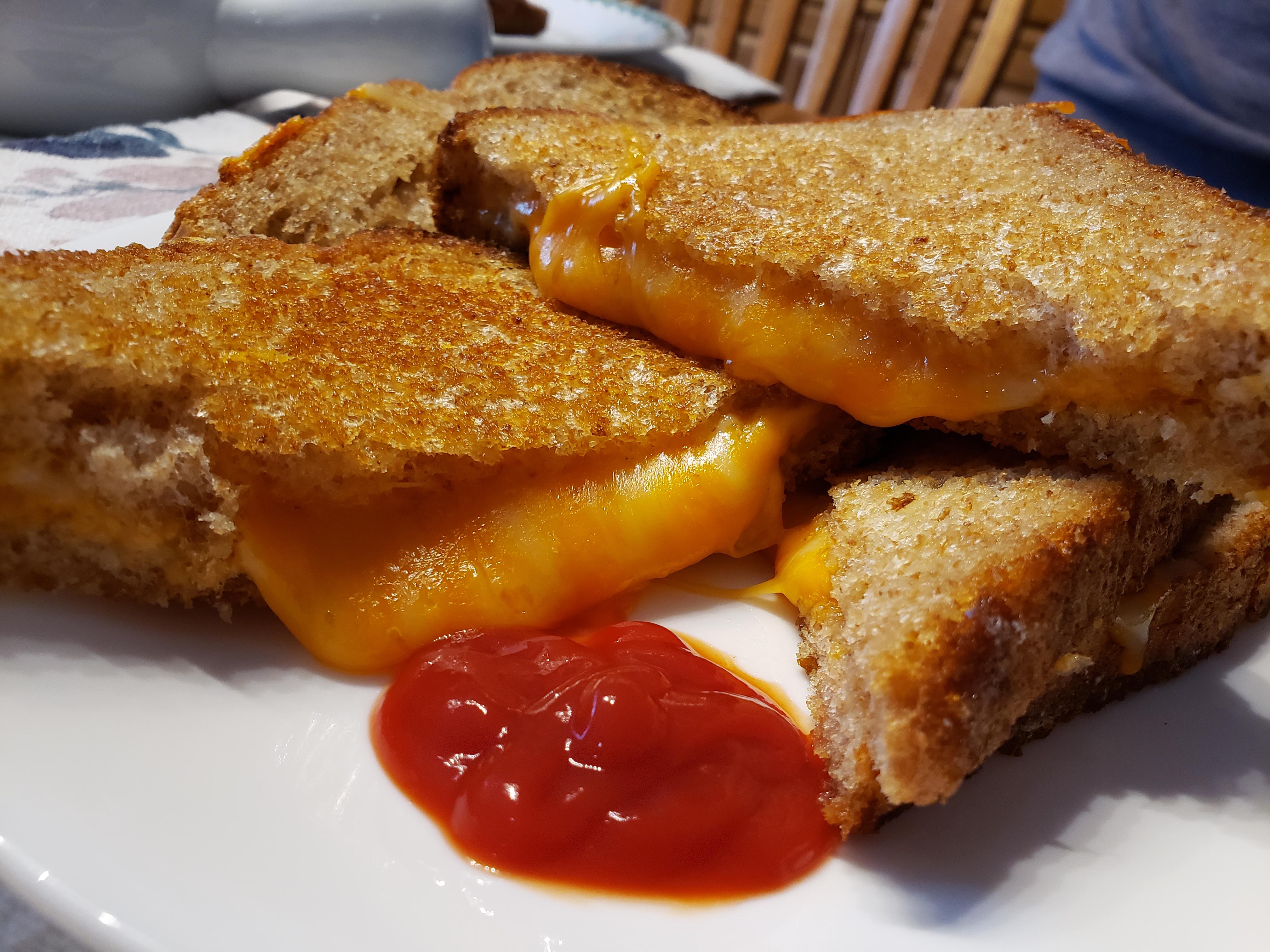 Ooey gooey grilled cheese sandwiches - Dining and Cooking