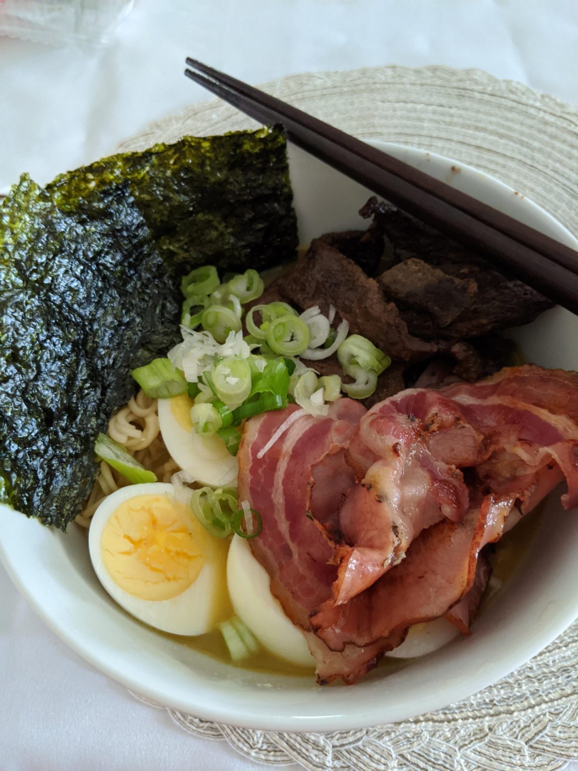 Spicy shin black ramen with pork - Dining and Cooking