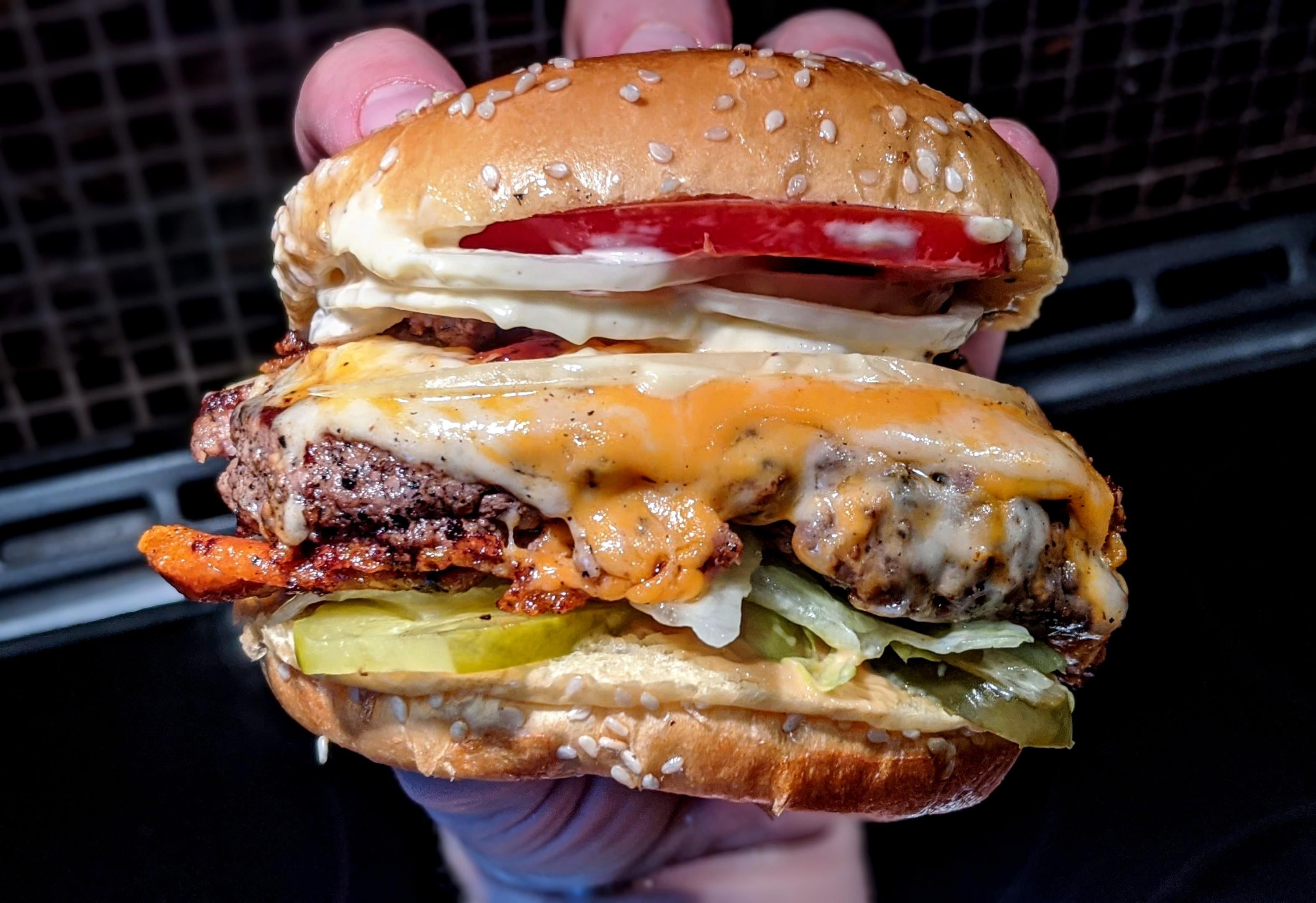 Homemade Cheeseburger - Equal parts chuck, brisket and sirloin, 80/20 ...