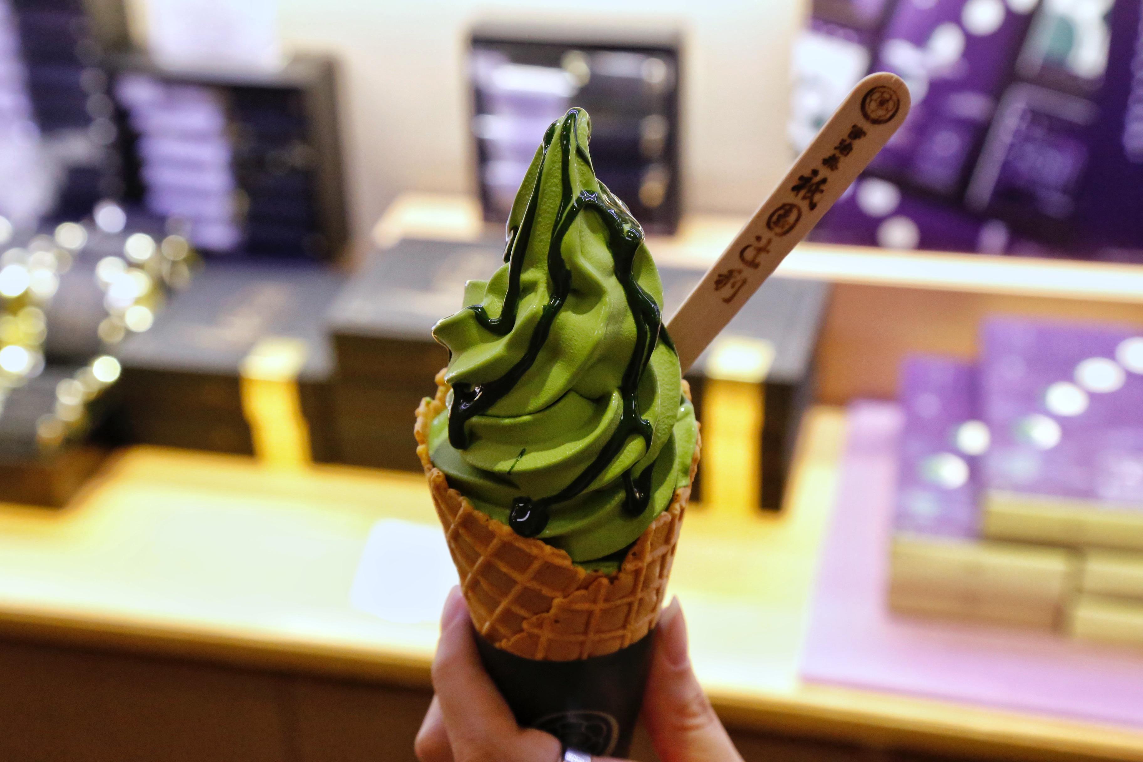 Matcha soft serve - Dining and Cooking