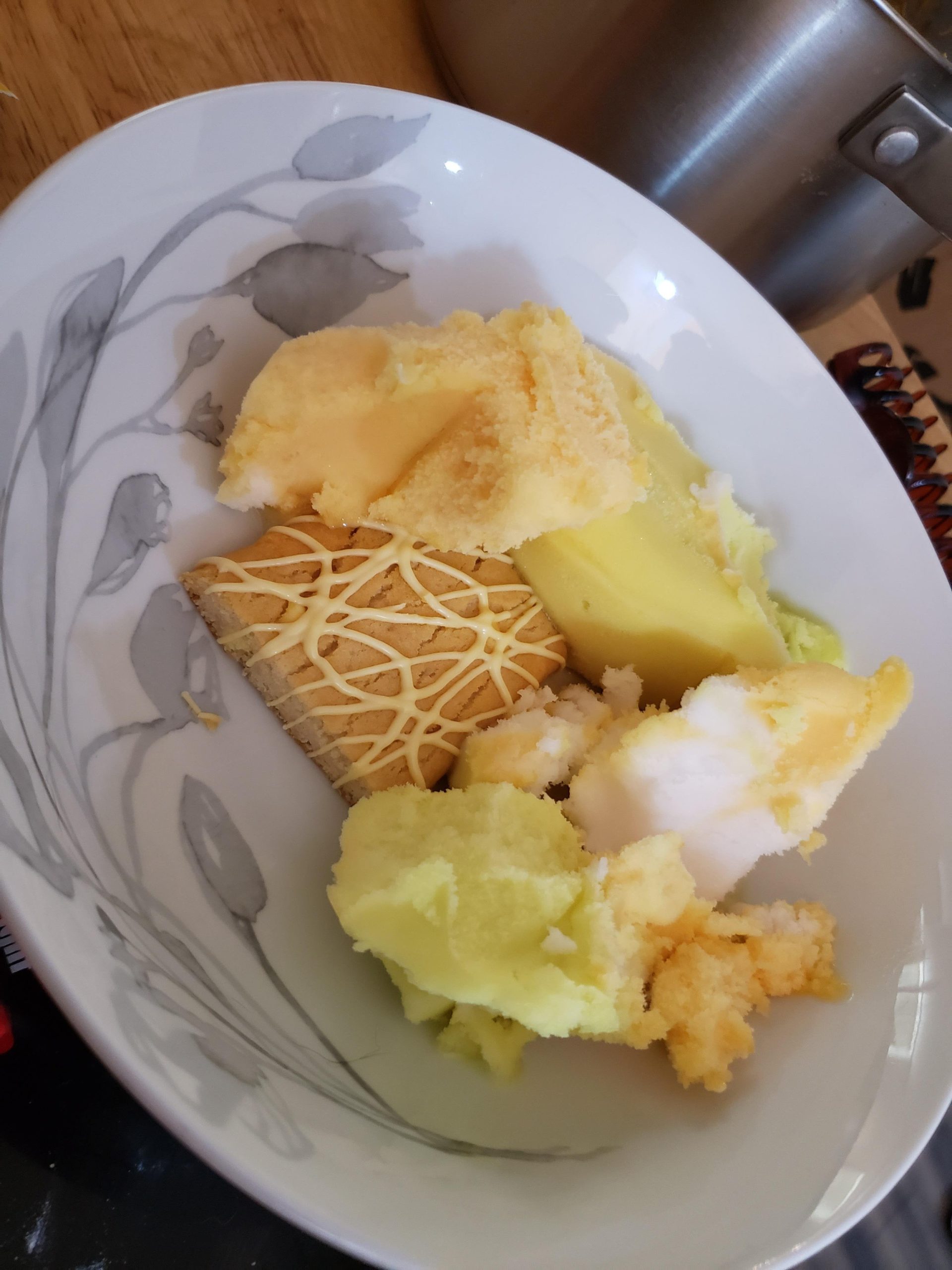 Warmed up lemon fiber 1 bar with tropical wave sorbet (170 calories of ...