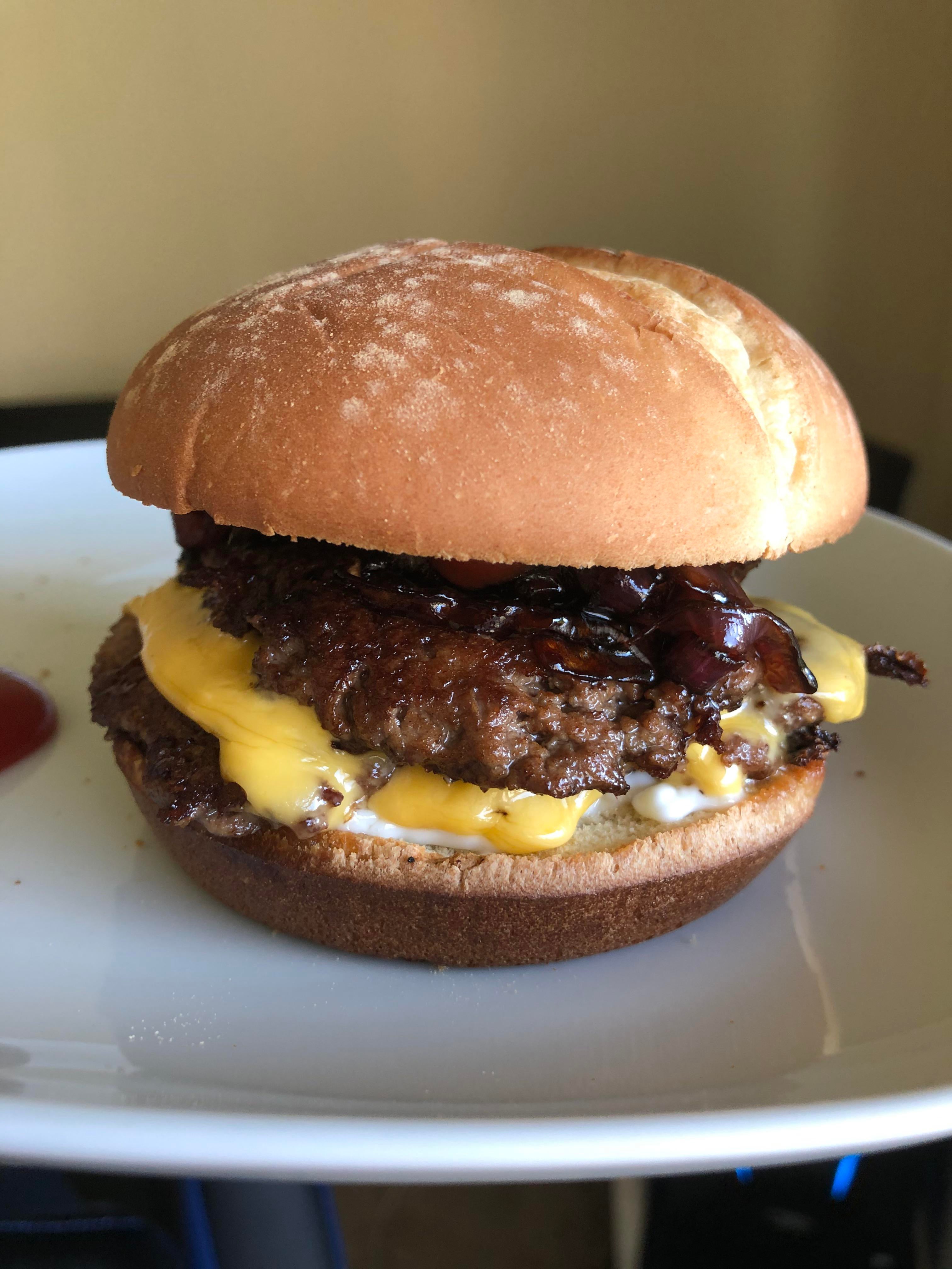 My first homemade smash burger - made it a double with caramelized ...