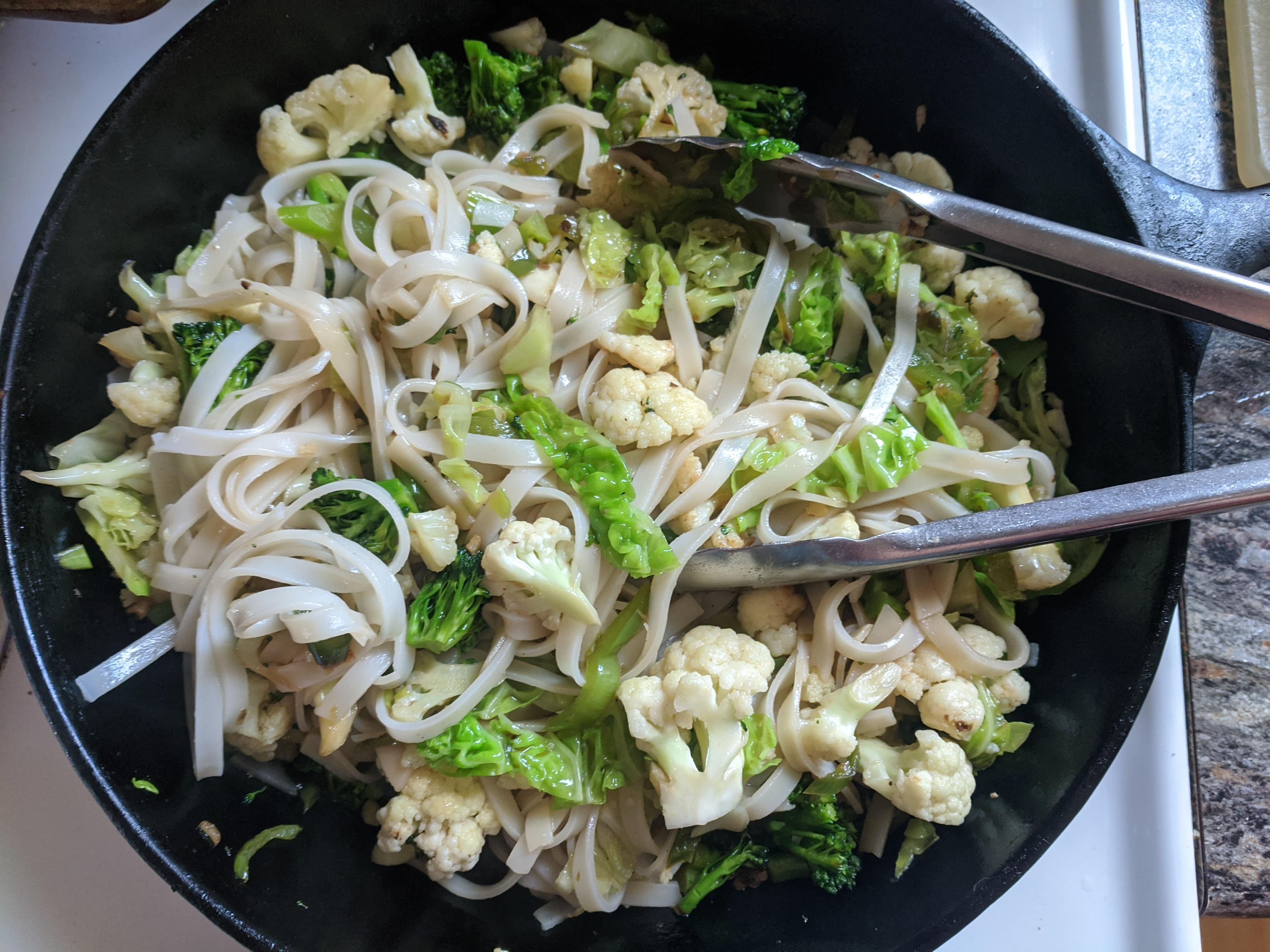 pad see ew w/ oh so much cauli, broccoli, savoy & jalapeño - Dining and ...