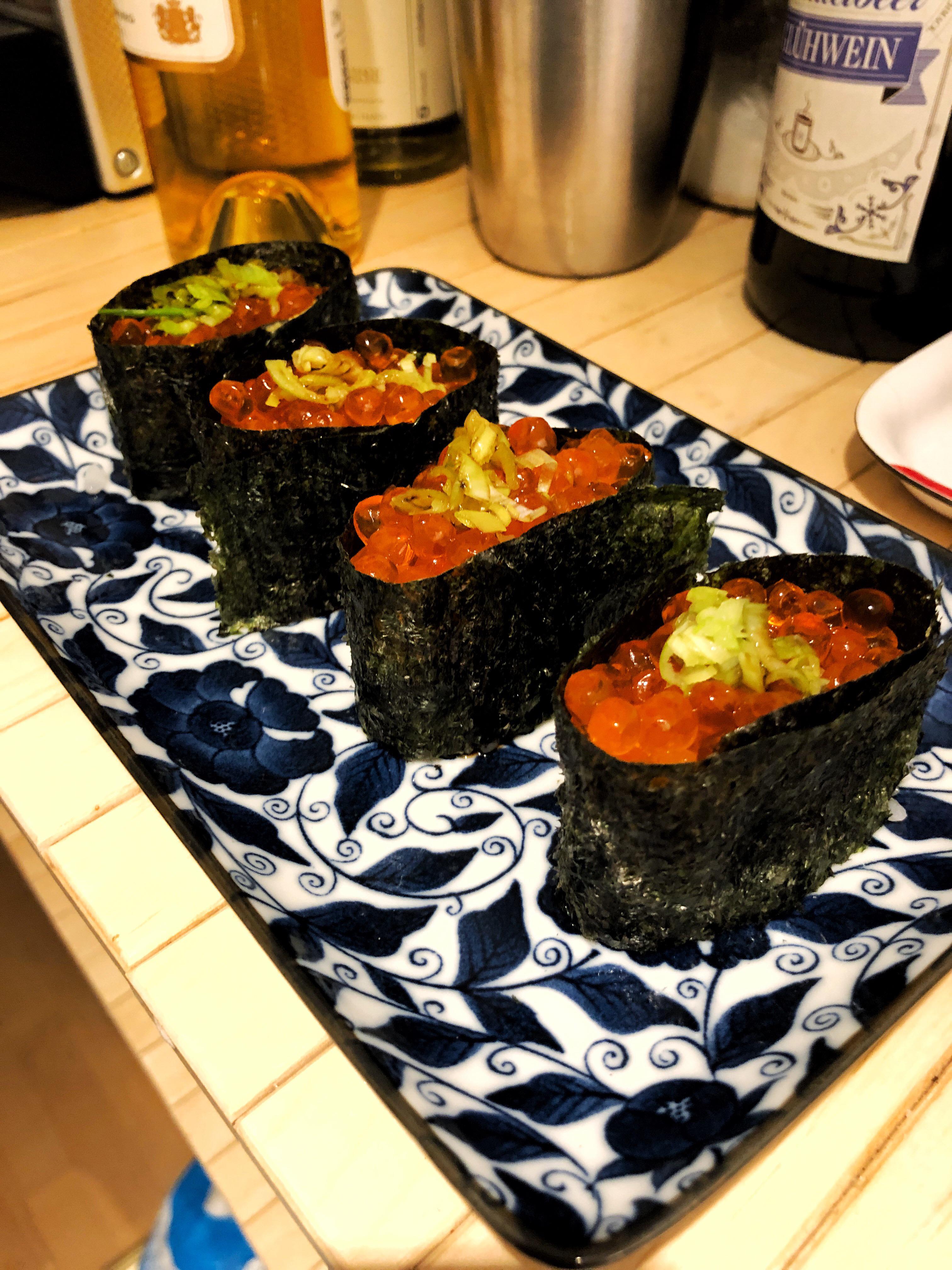 Made some ikura gunkan makis with some left over salmon roe 🐟 - Dining ...