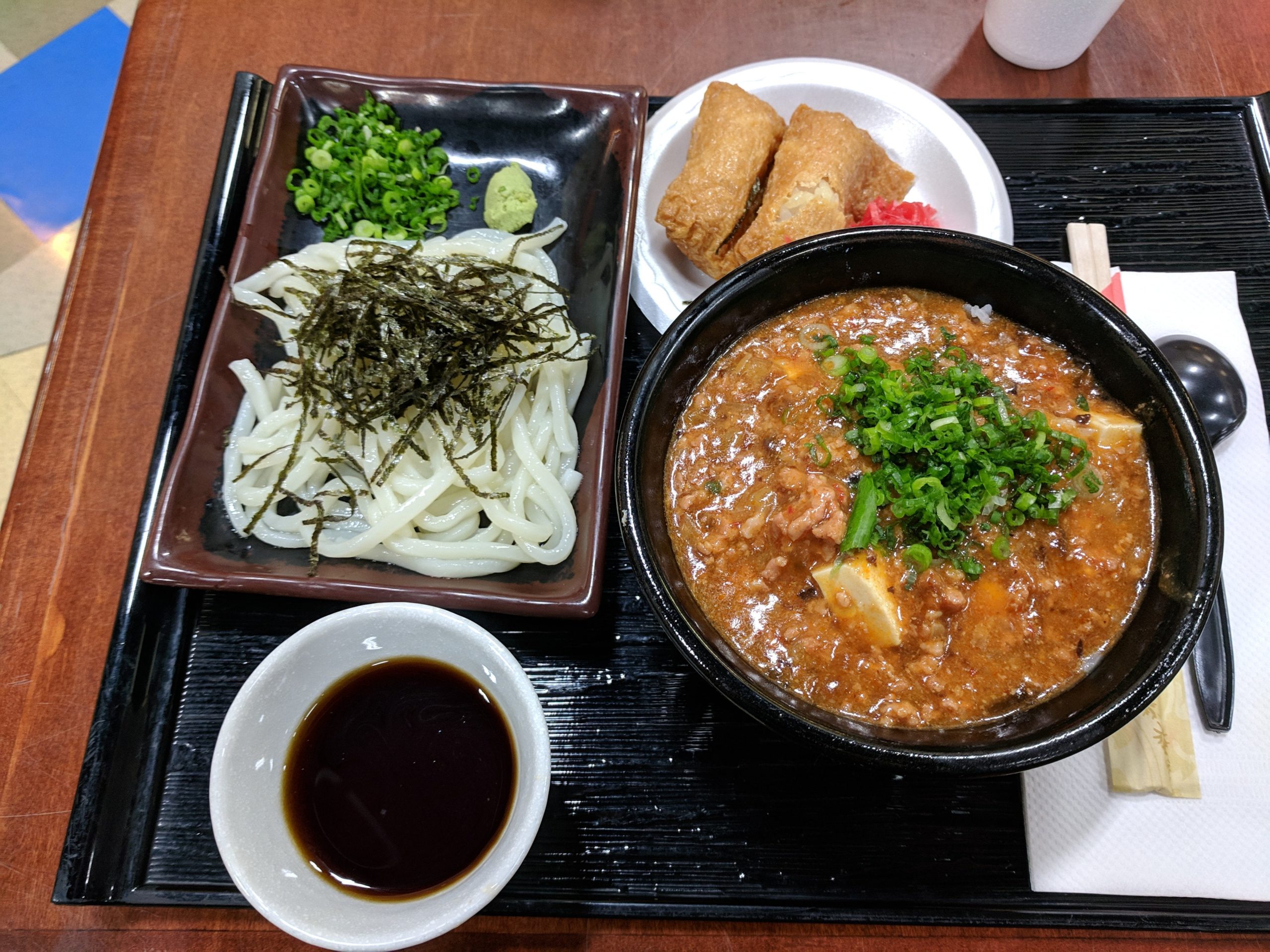 Kama-age udon, inari, and mapotofu - Dining and Cooking
