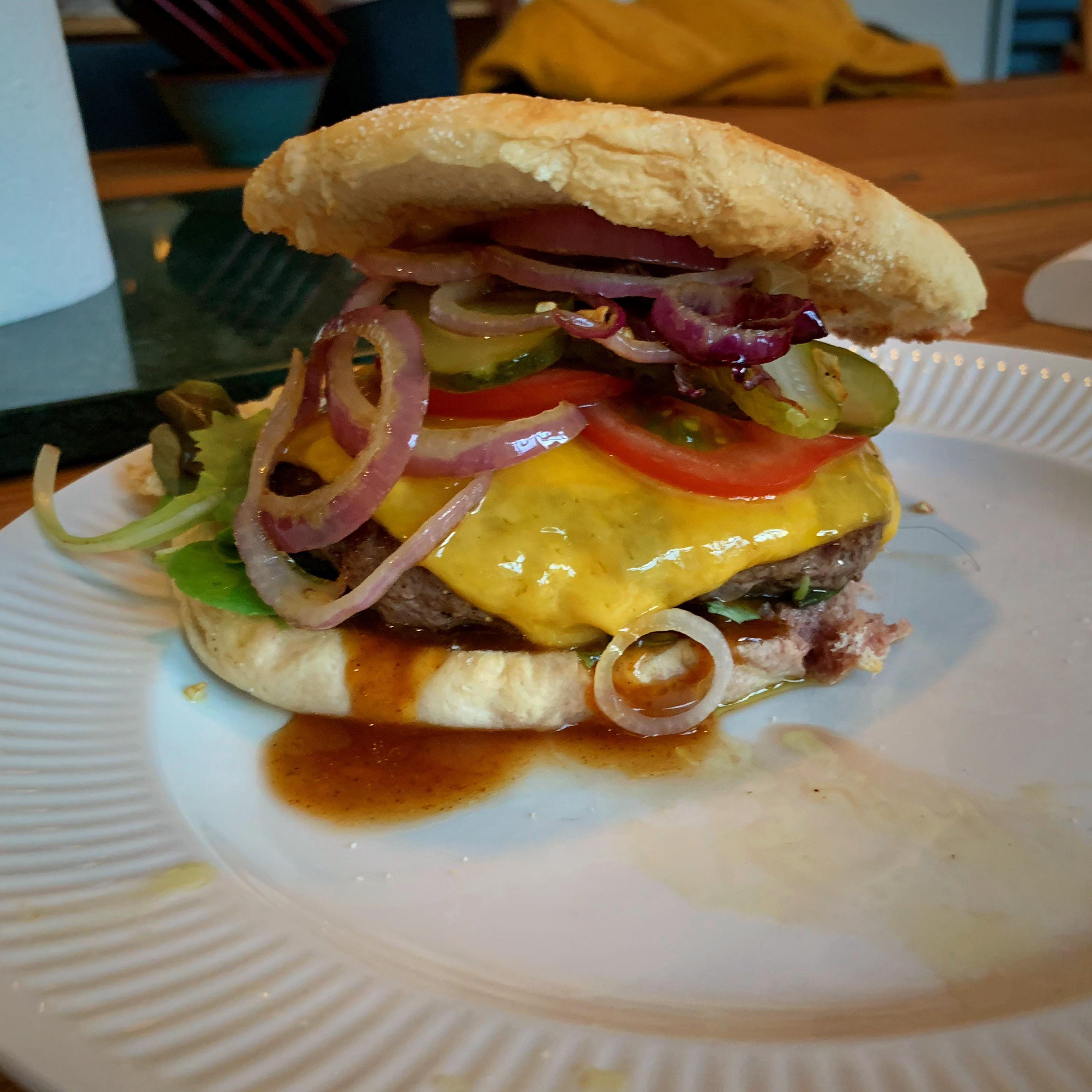 Colorful Weekend Burger says hi! - Dining and Cooking