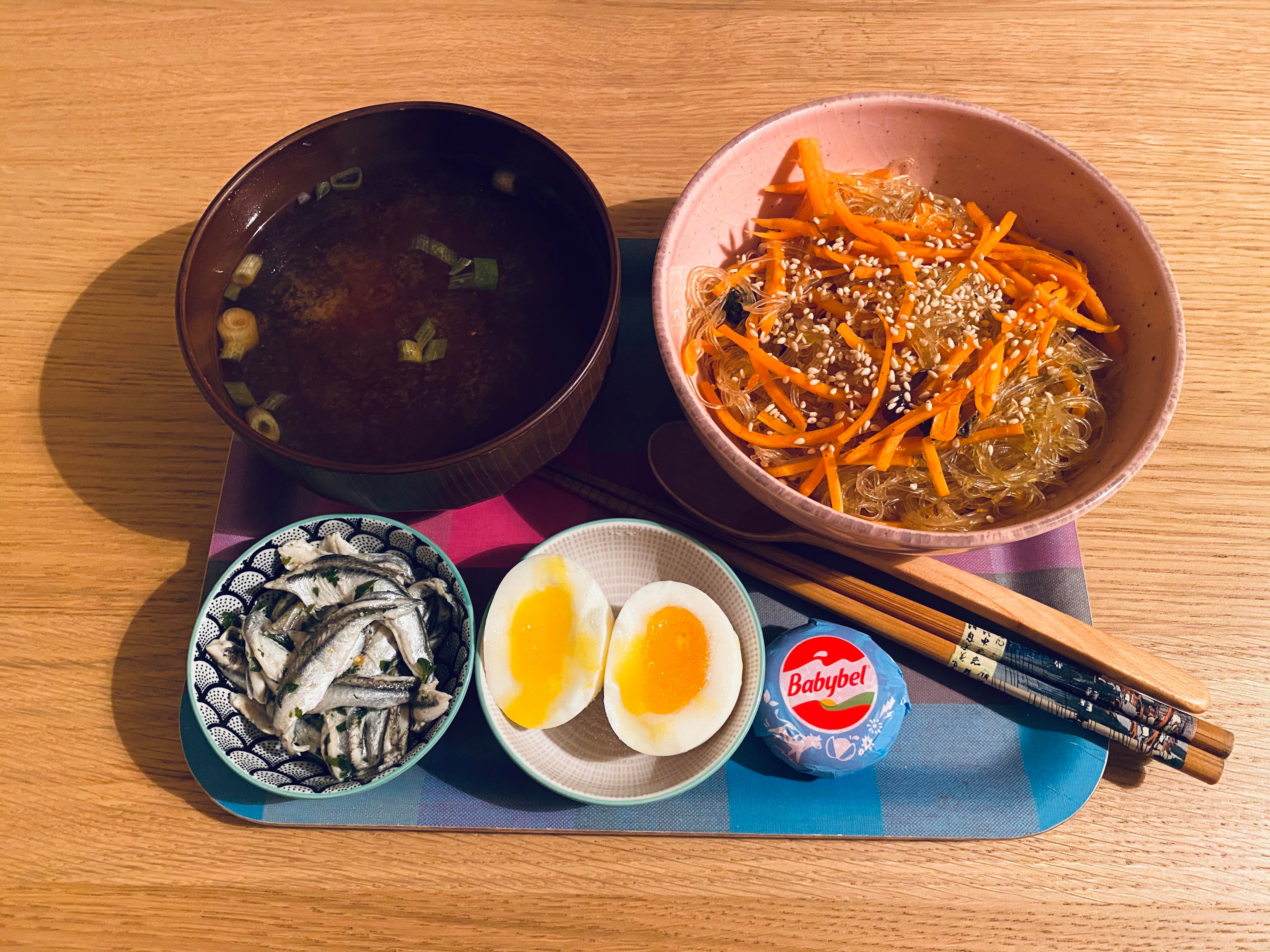 Another set meal to celebrate the end of the week! This set is 438 cals ...