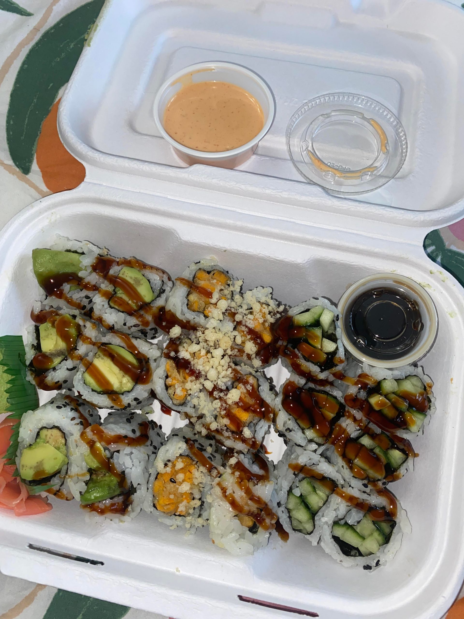 Avocado, yam, kappa rolls for the vegetarian/vegan sushi lovers 😍 ...