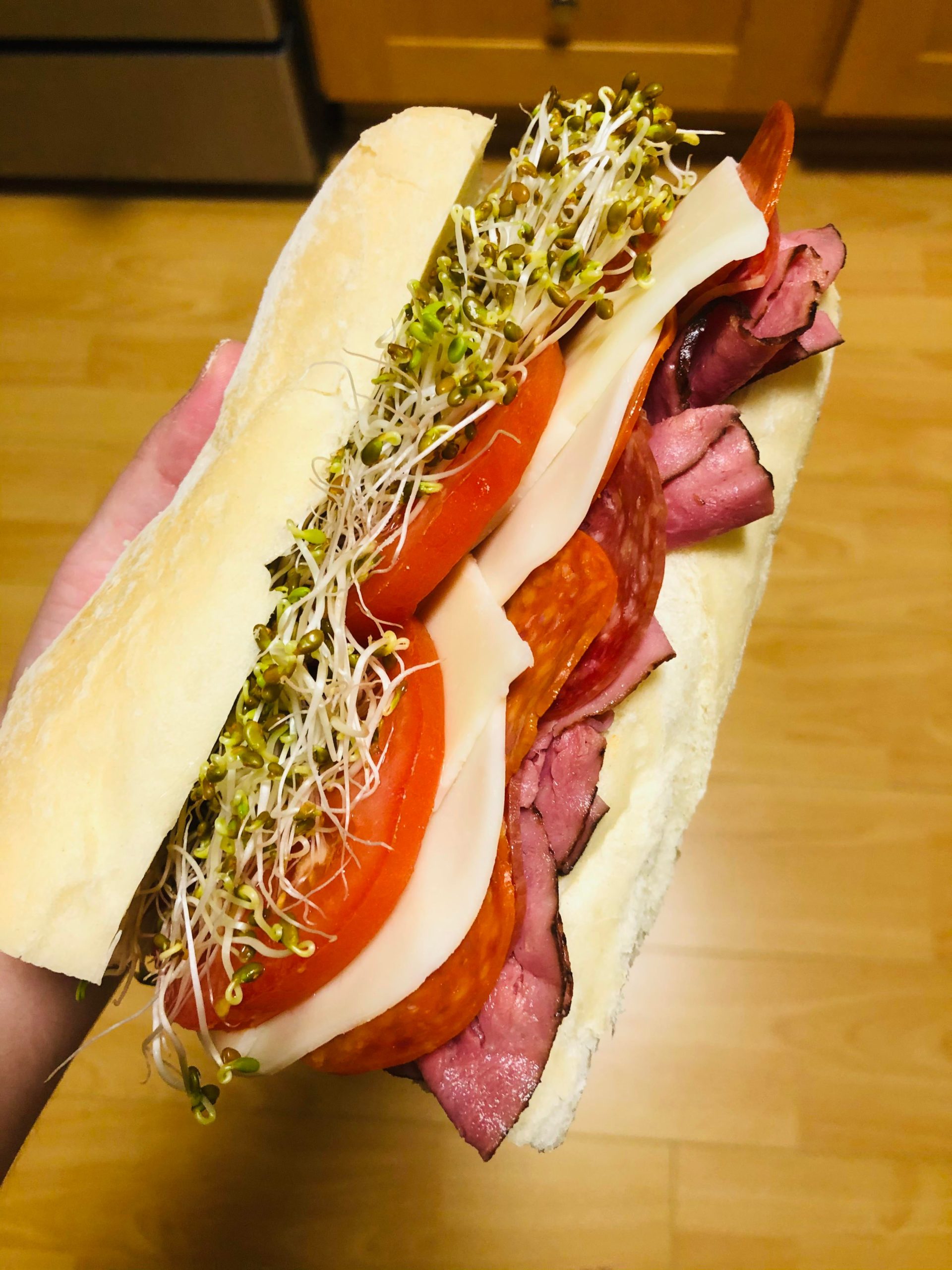 Roast beef, Calabrese salami, pepperoni provolone, mozzarella, tomato ...