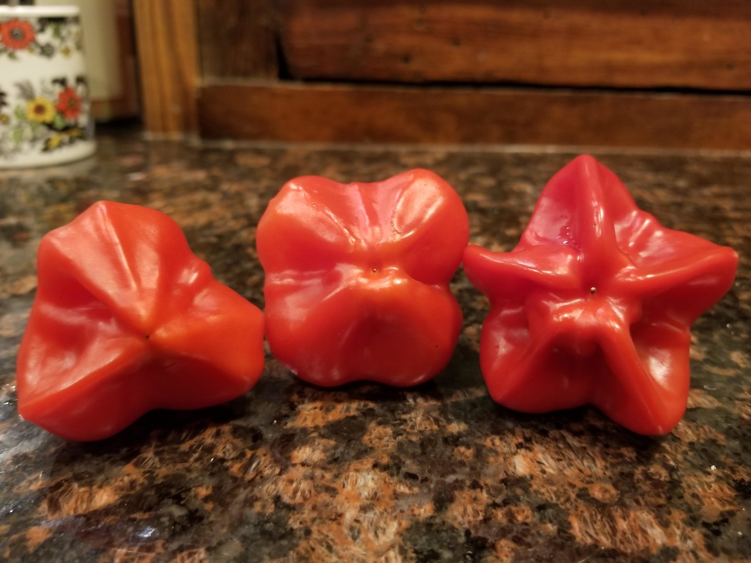 Different "lobe" amounts on my mad hatter peppers - Dining and Cooking