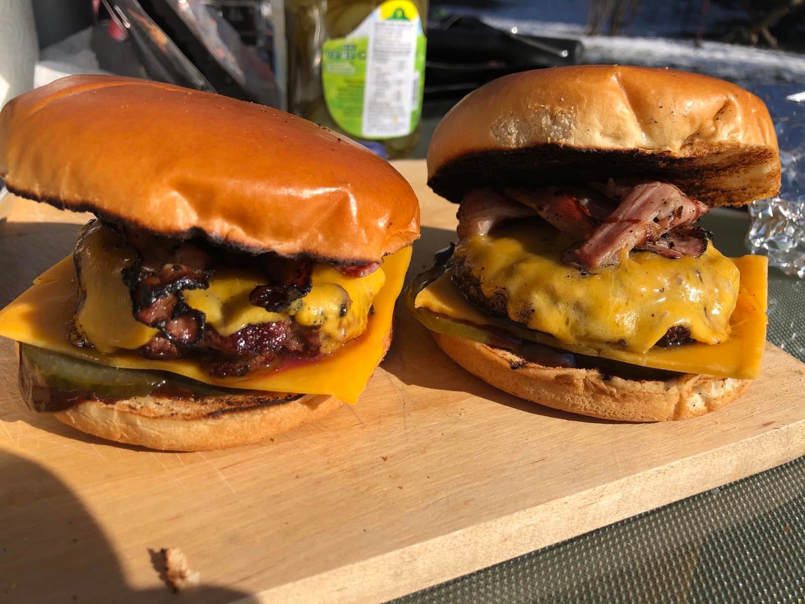 The famous Toci burger - Dining and Cooking