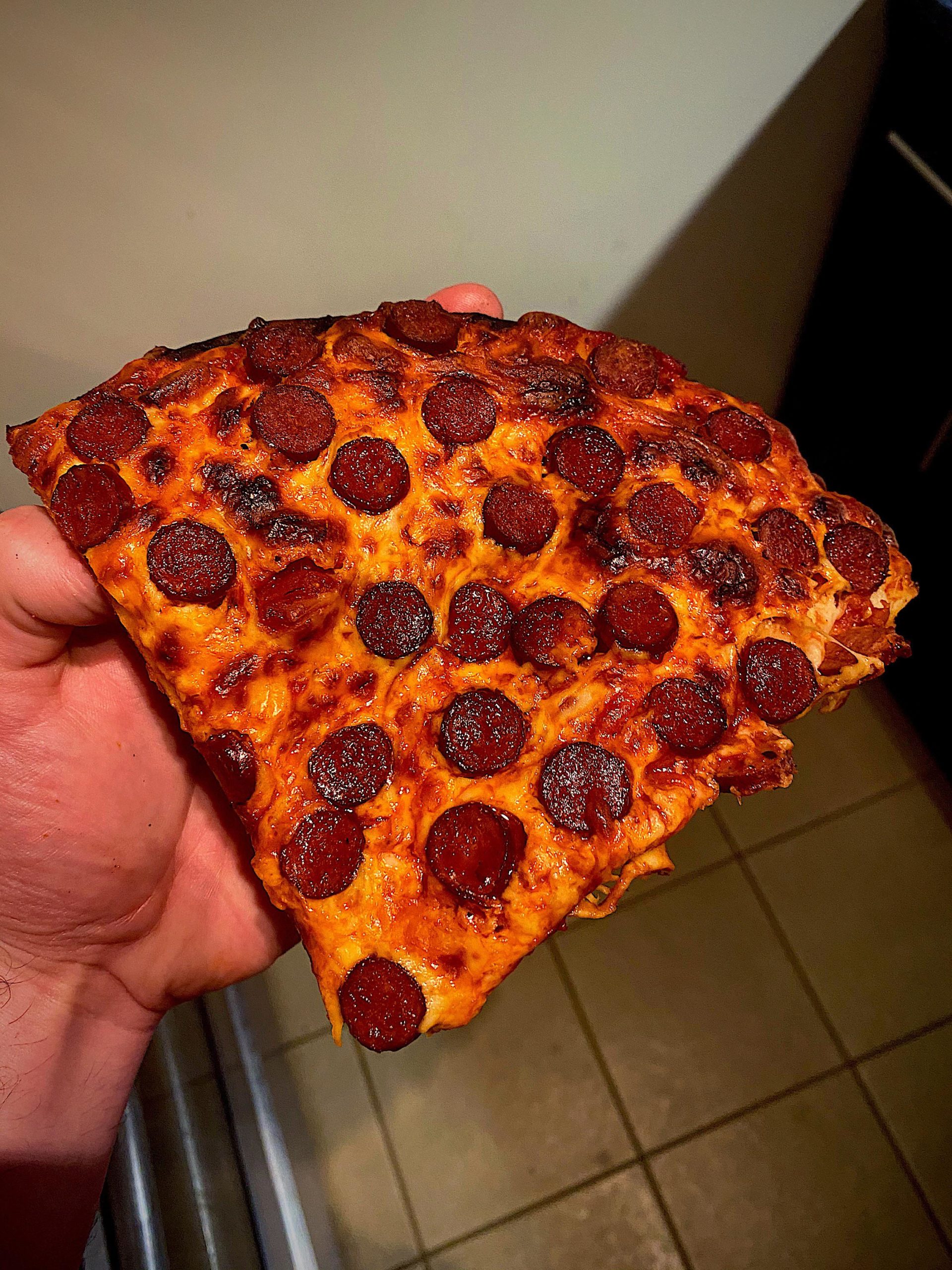 Thin crust pepperoni - Dining and Cooking Thin crust pepperoni - Dining and Cooking