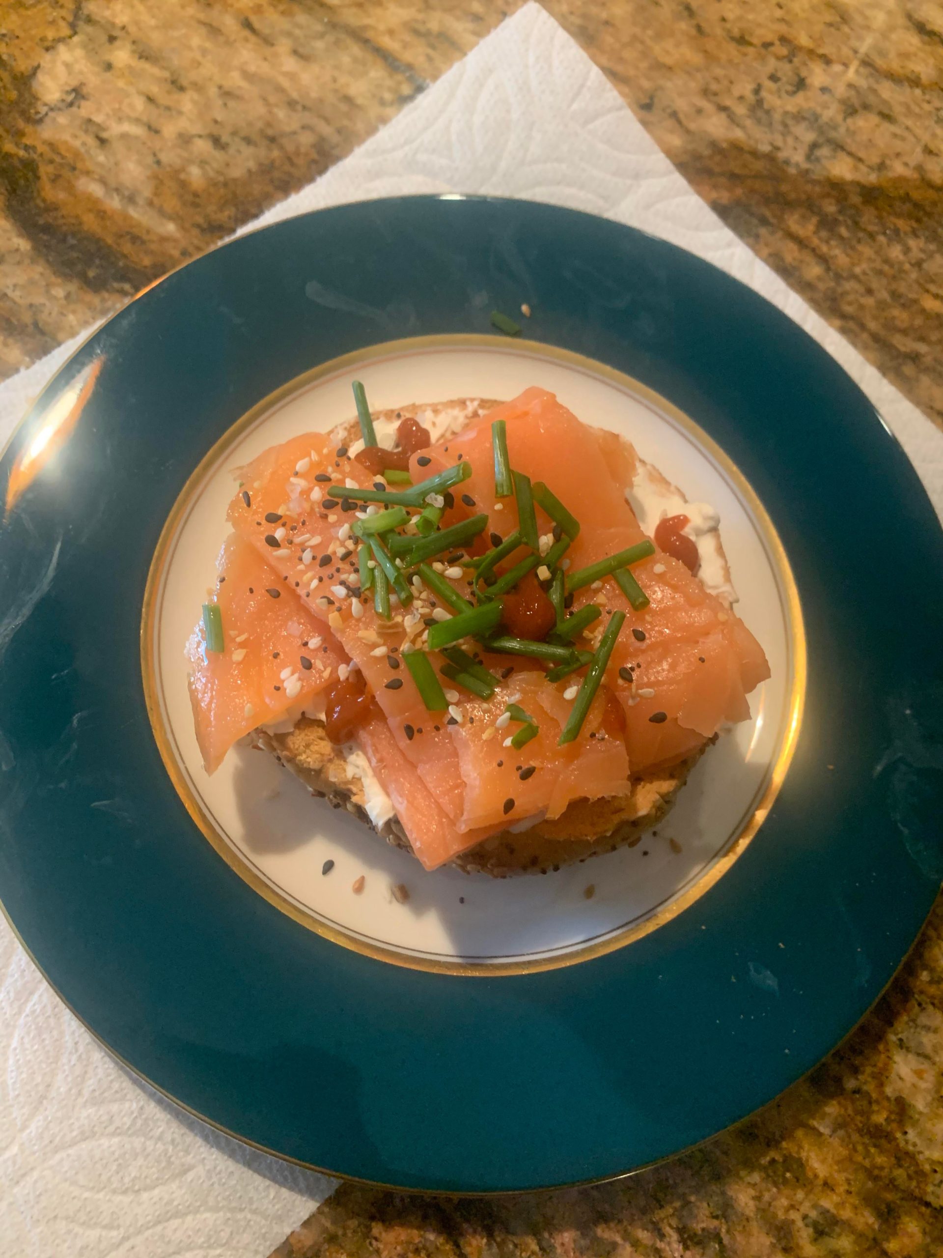 Smoked salmon everything bagel 290 calories - Dining and Cooking