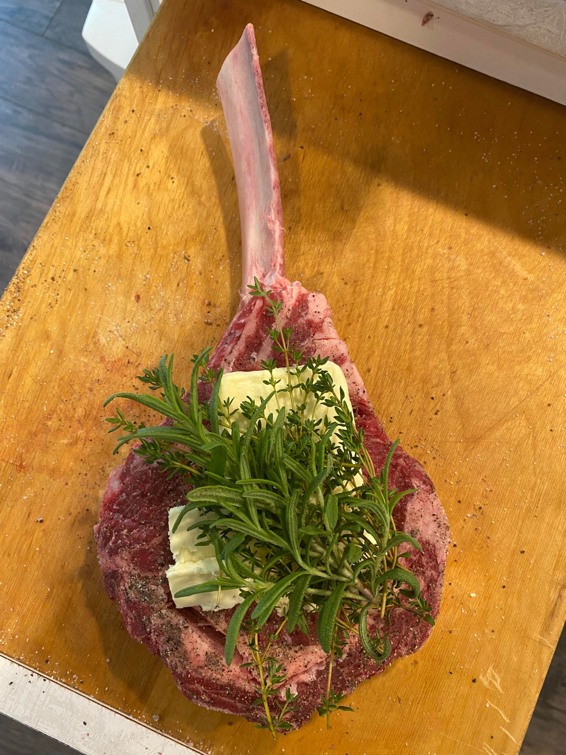 Long bone tomahawk ribeye goin in the sousvide with LOTS OF BUTTER and ...