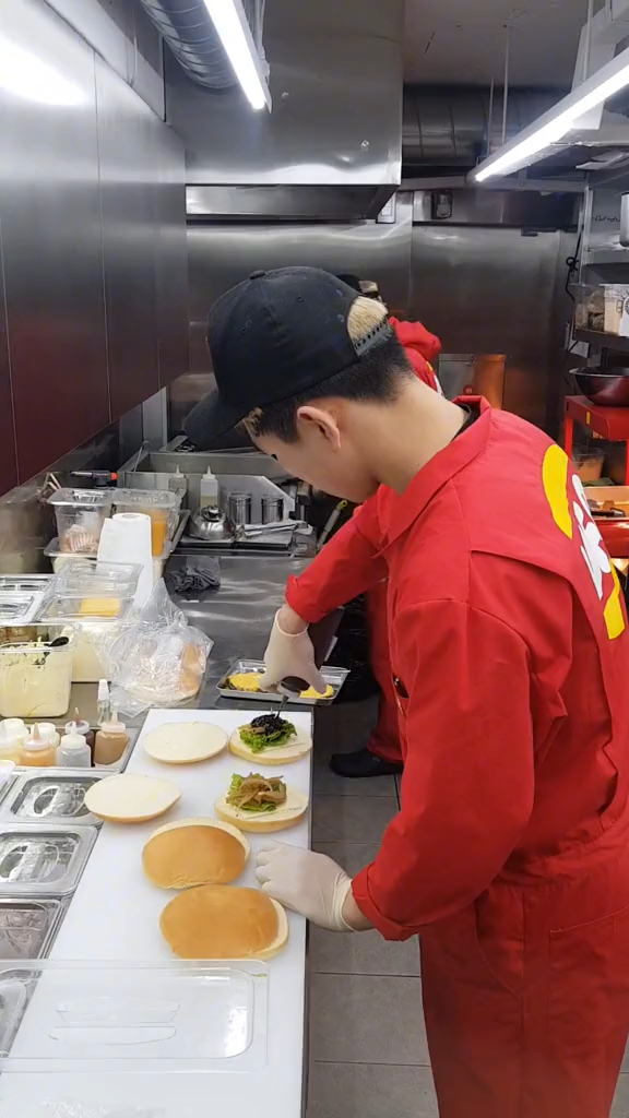 UFO burger is made in that machine so it is sealed and doesnt spill ...