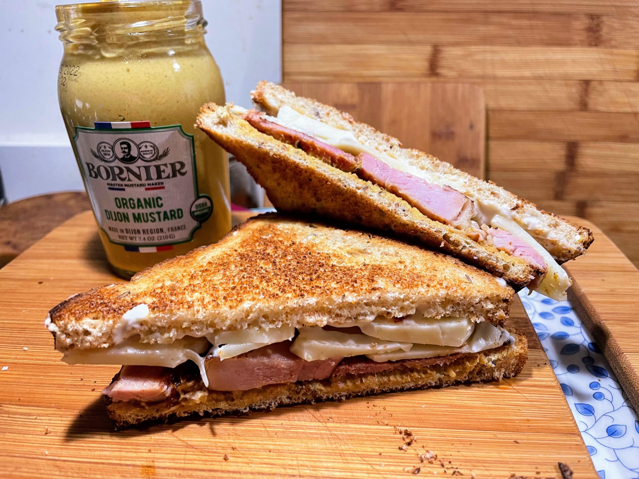 Ham and cheese on wheat toast - Dining and Cooking