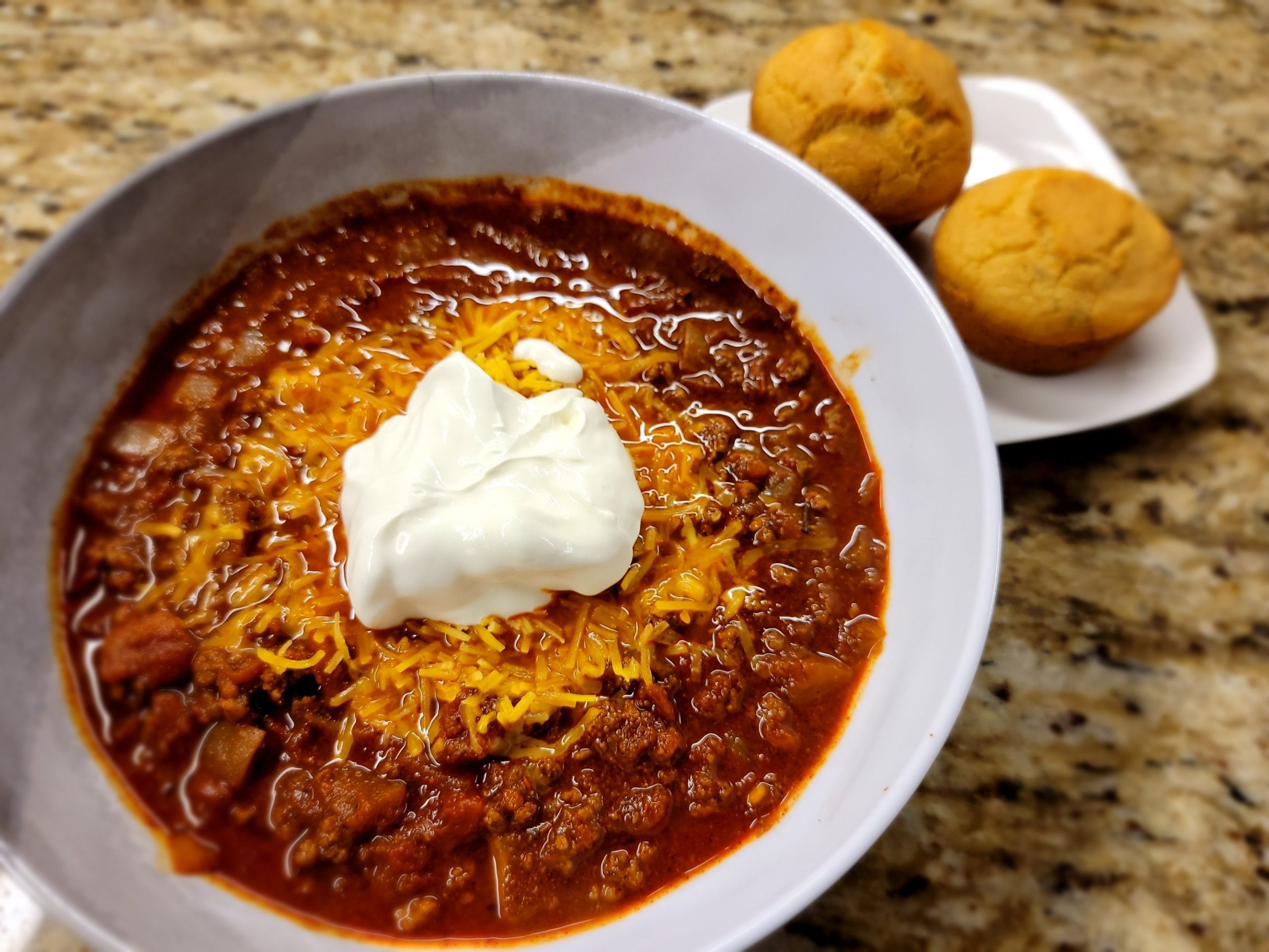 A simple chili with cornbread muffins - Dining and Cooking