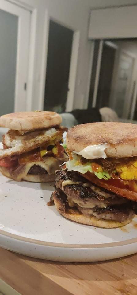 double bacon and egg smash burgers - Dining and Cooking