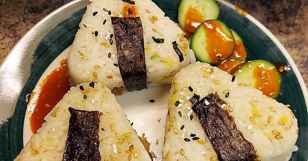 Got an onigri mold. Made bulgogi onigiri. - Dining and Cooking
