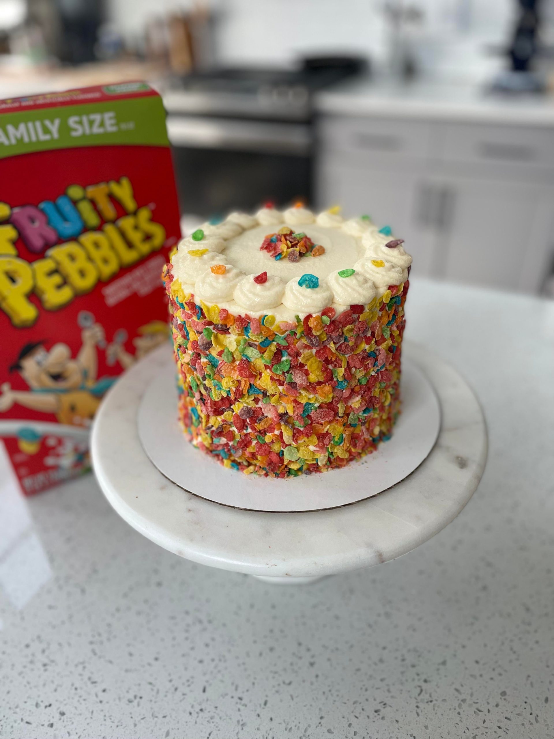 [Homemade] Fruity Pebbles Cake - Dining and Cooking