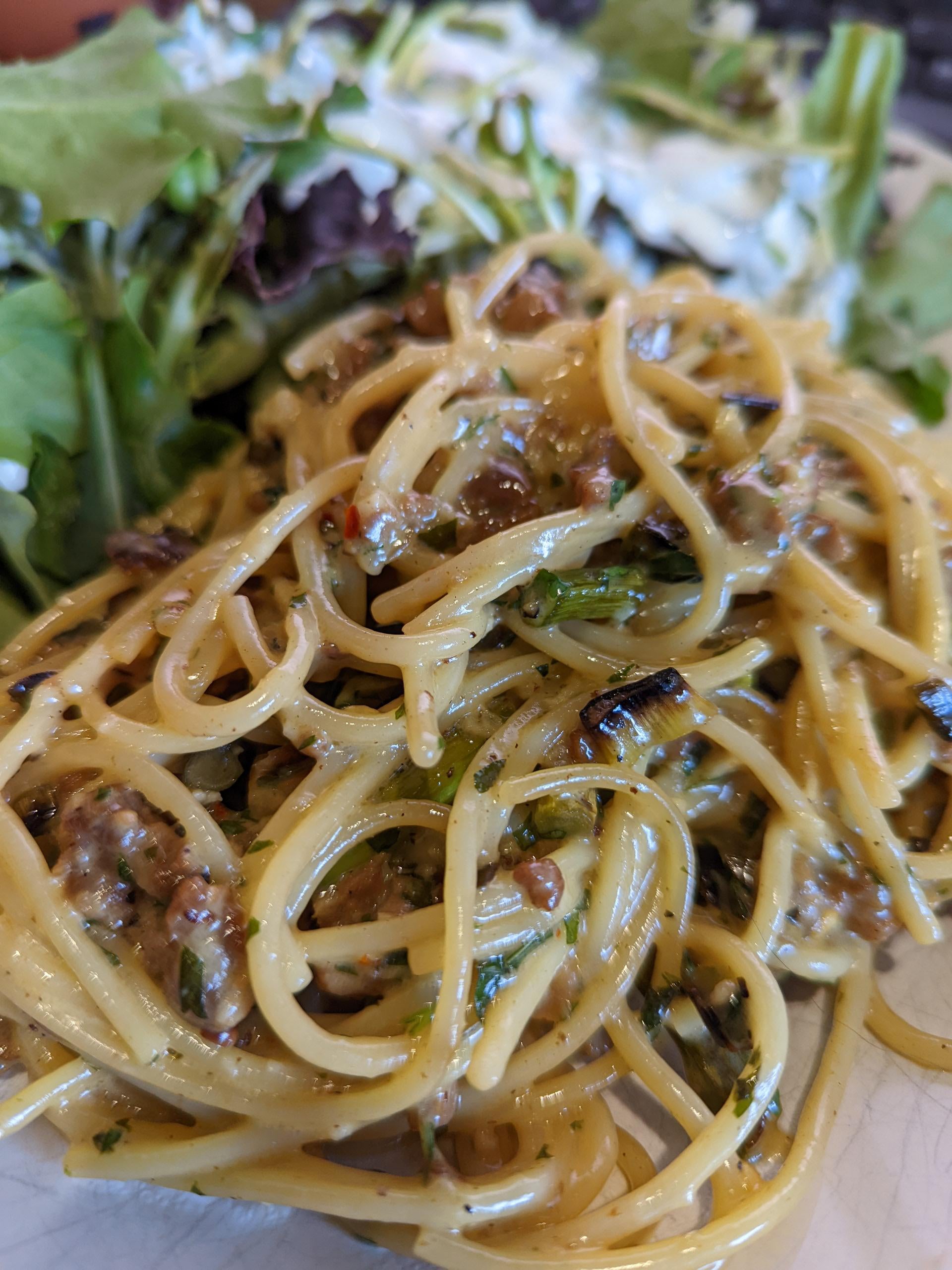 Pasta piccante di asparagus aglii e salsifcia - Dining and Cooking