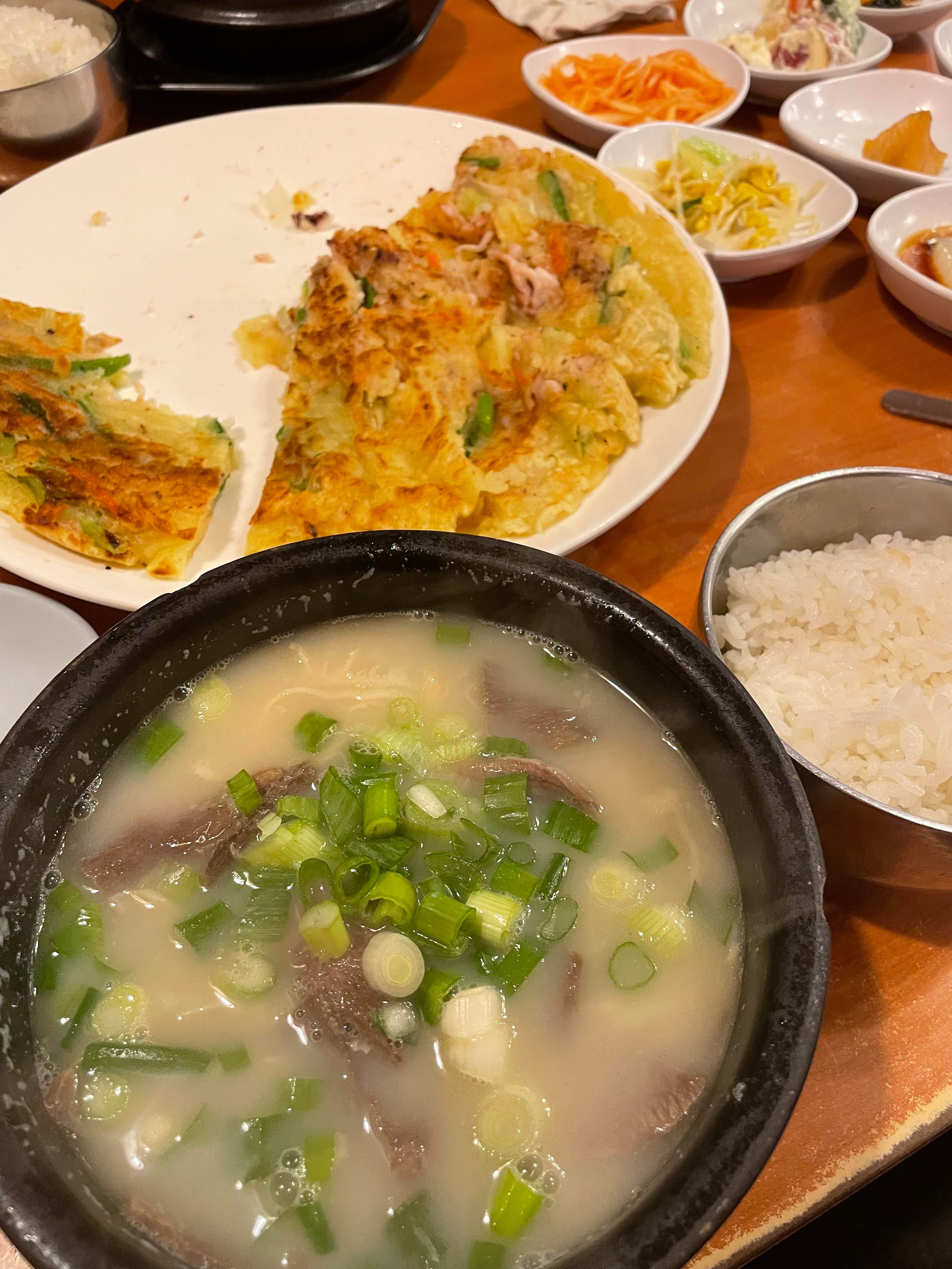 Seolleongtang 🤤 - Dining and Cooking