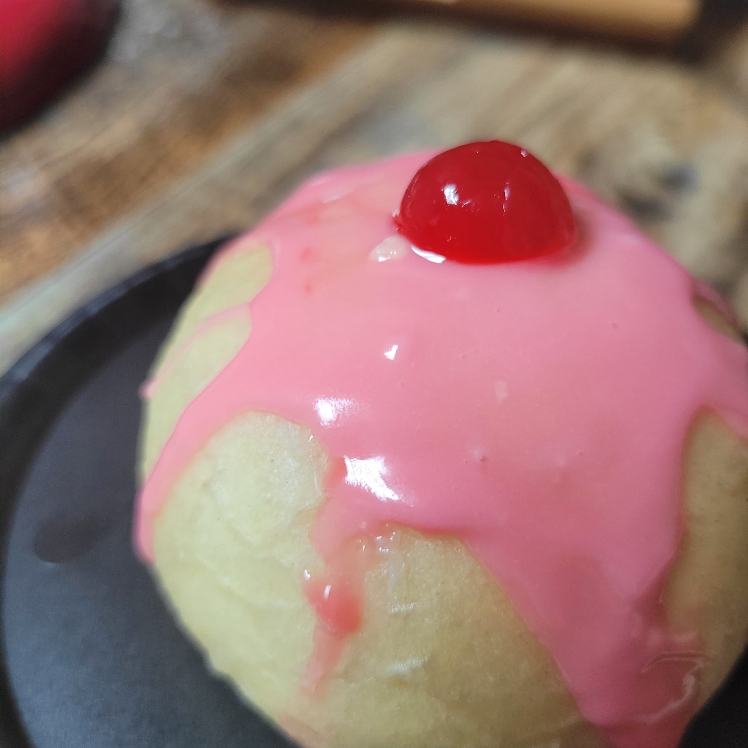 my lame attempt at Bakewell buns. luckily I just need them as a prop ...