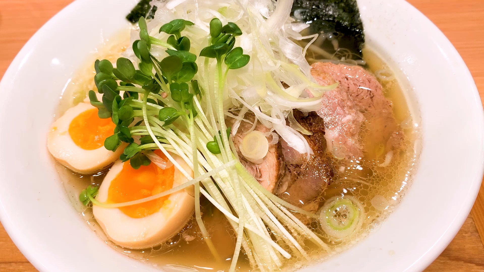 🍜Tokusei Gyūkotsu Ramen (Beef-bone ramen) | Gyūkotsu Ramen Takauna ...