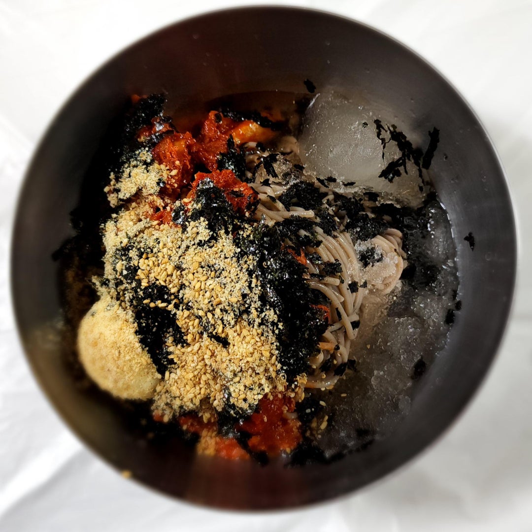 Hwae Makguksu - Cold noodles with sashimi in Gangneung - Dining and Cooking