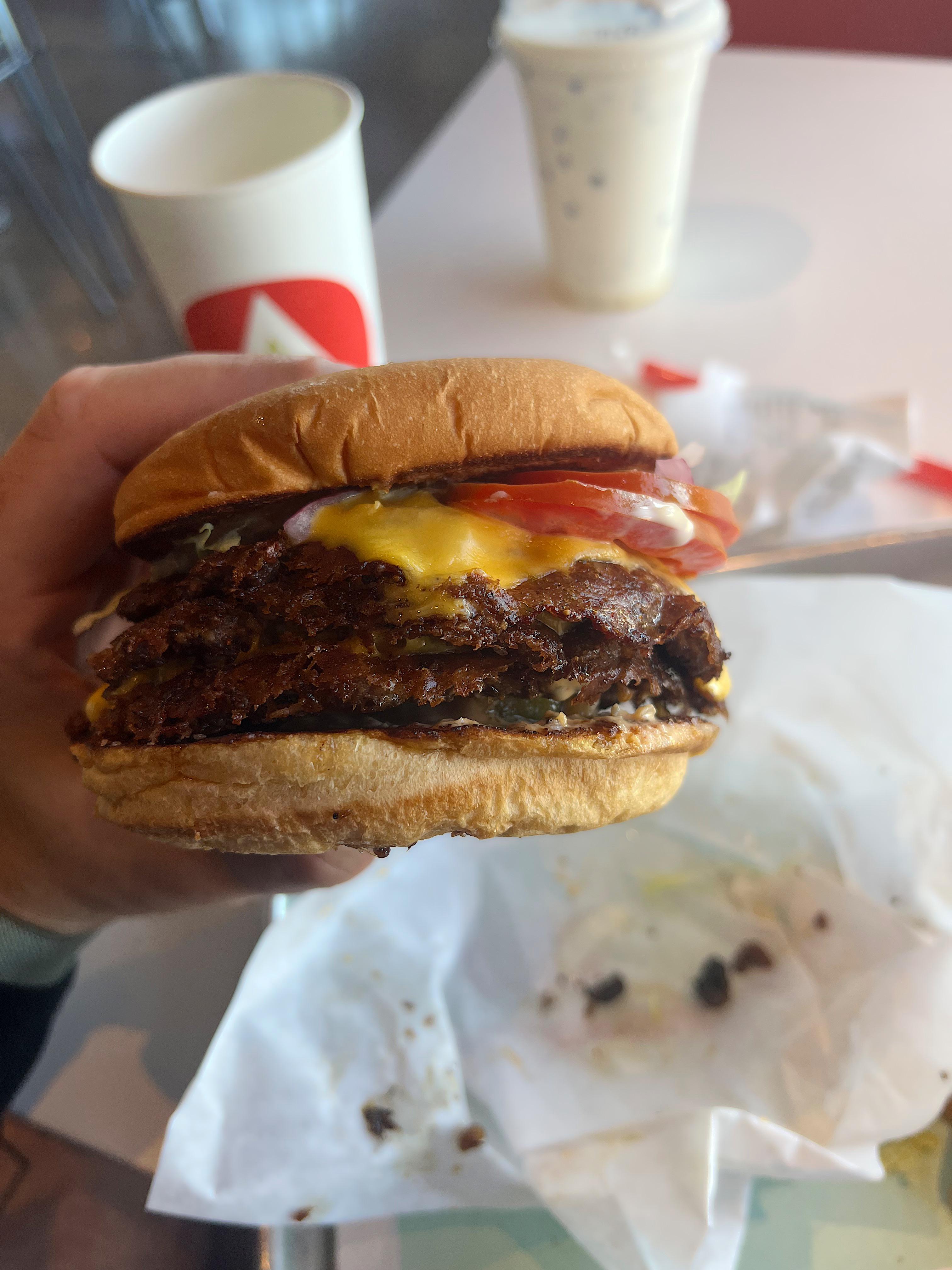 Sundays are for smash burgers… right?? Triple smash burger Cali style ...