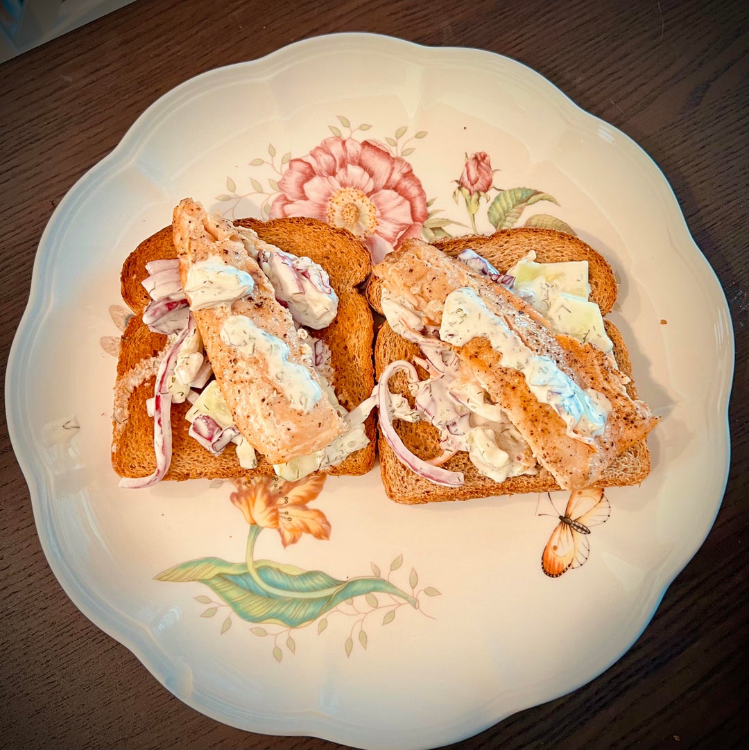 340 calorie lunch: toasted salmon open face sandwiches! - Dining and ...