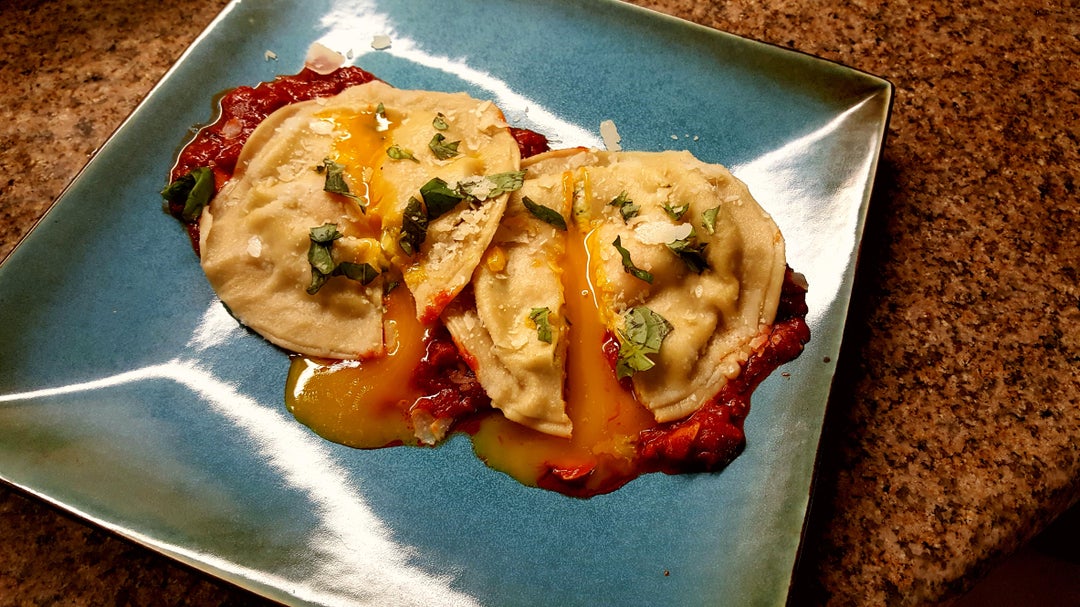 [Homemade] Uovo in Raviolo (Raviolo with Egg Yolk - Dining and Cooking