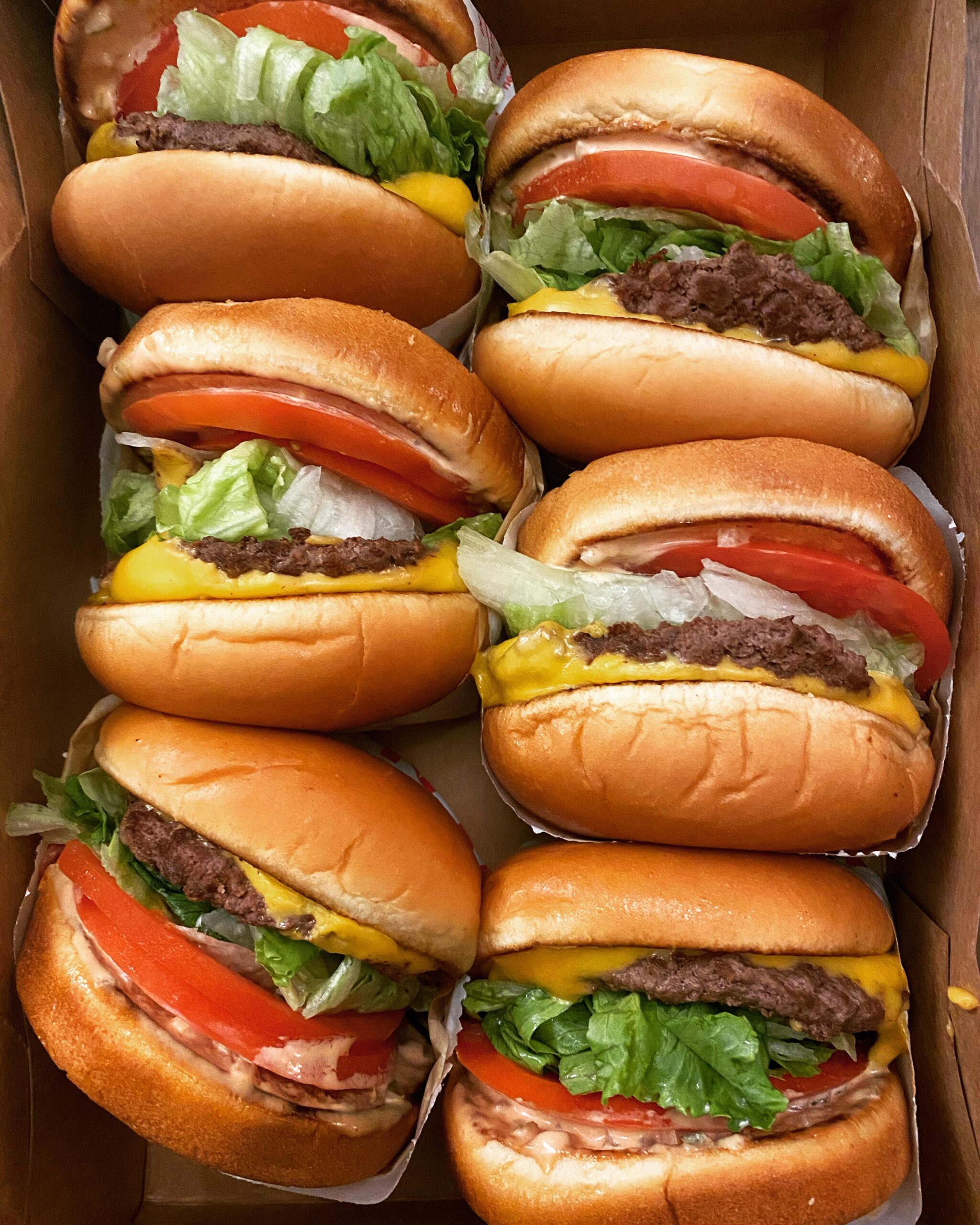 A pretty box of a West Coast chain’s burgers. - Dining and Cooking