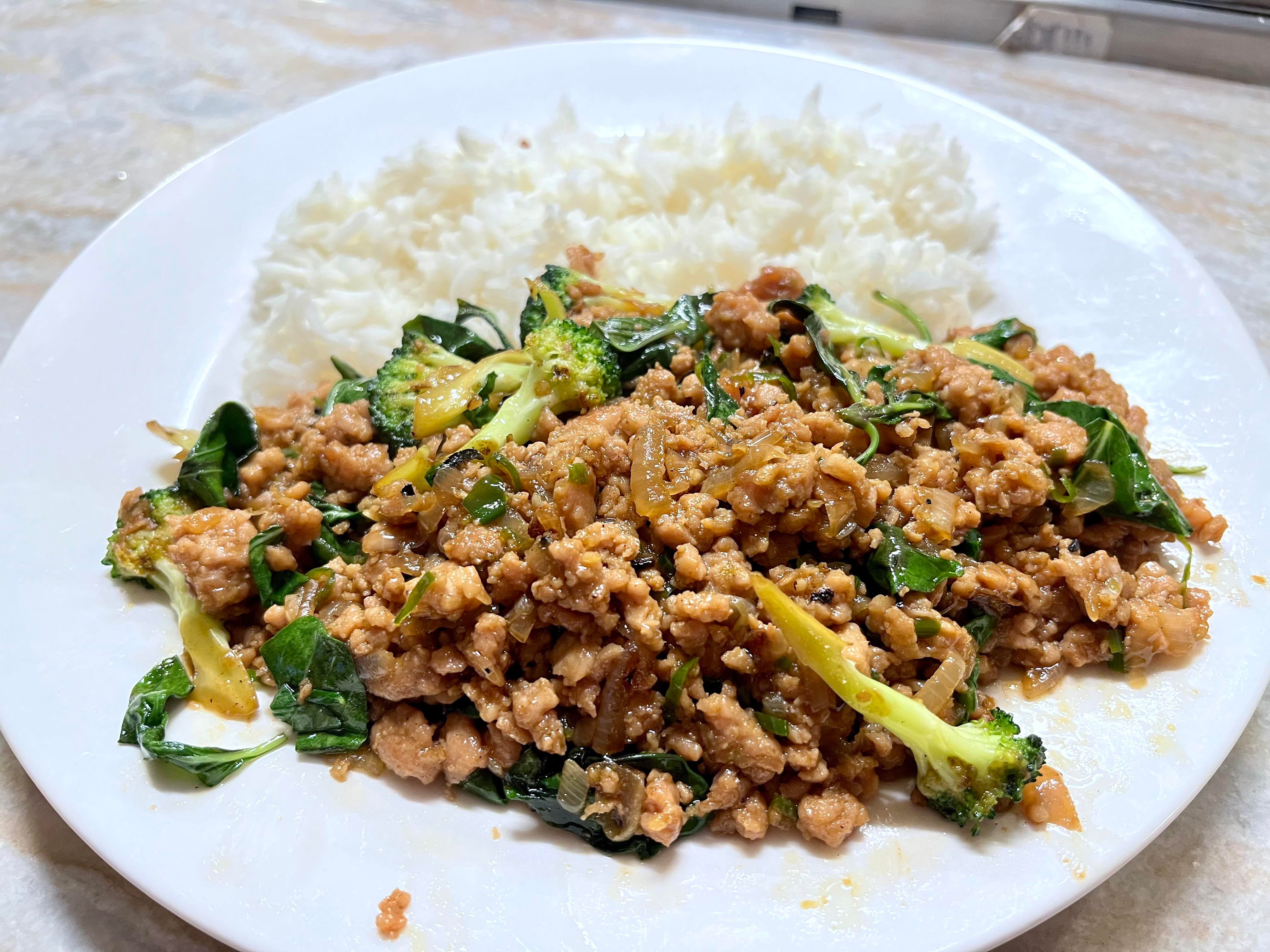 Pad Kra Prao - Dining and Cooking