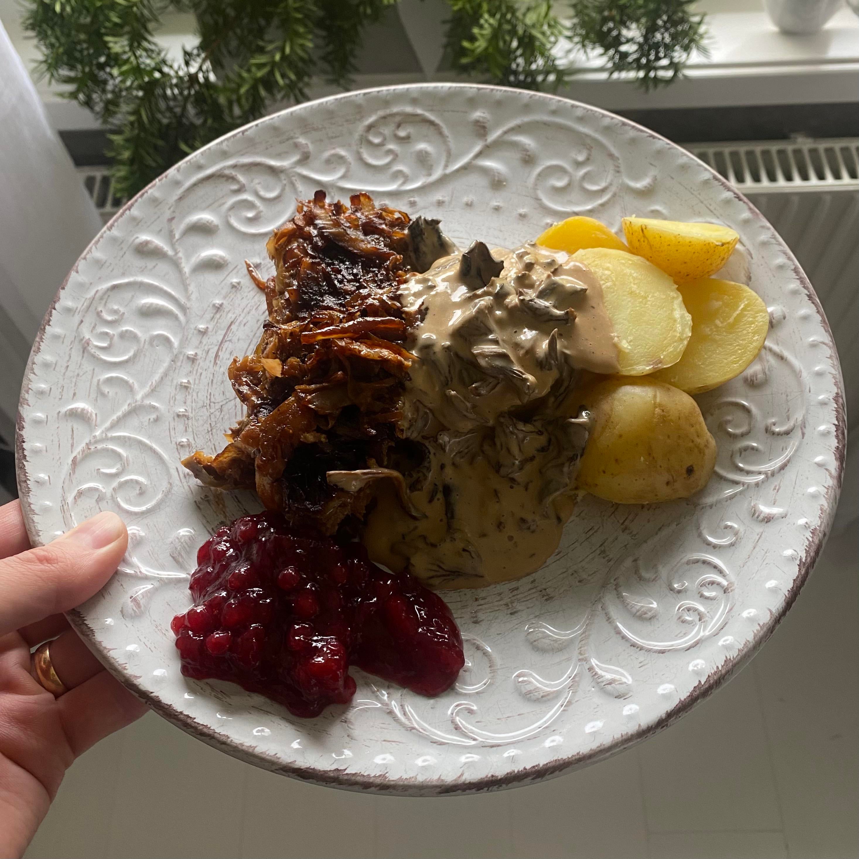 Caramelized cabbage meatloaf with funnel chanterelle sauce - Dining and ...