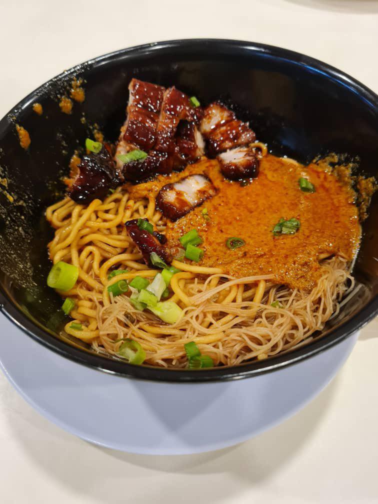 [homemade] Curry Char Siew Noodles - Dining and Cooking