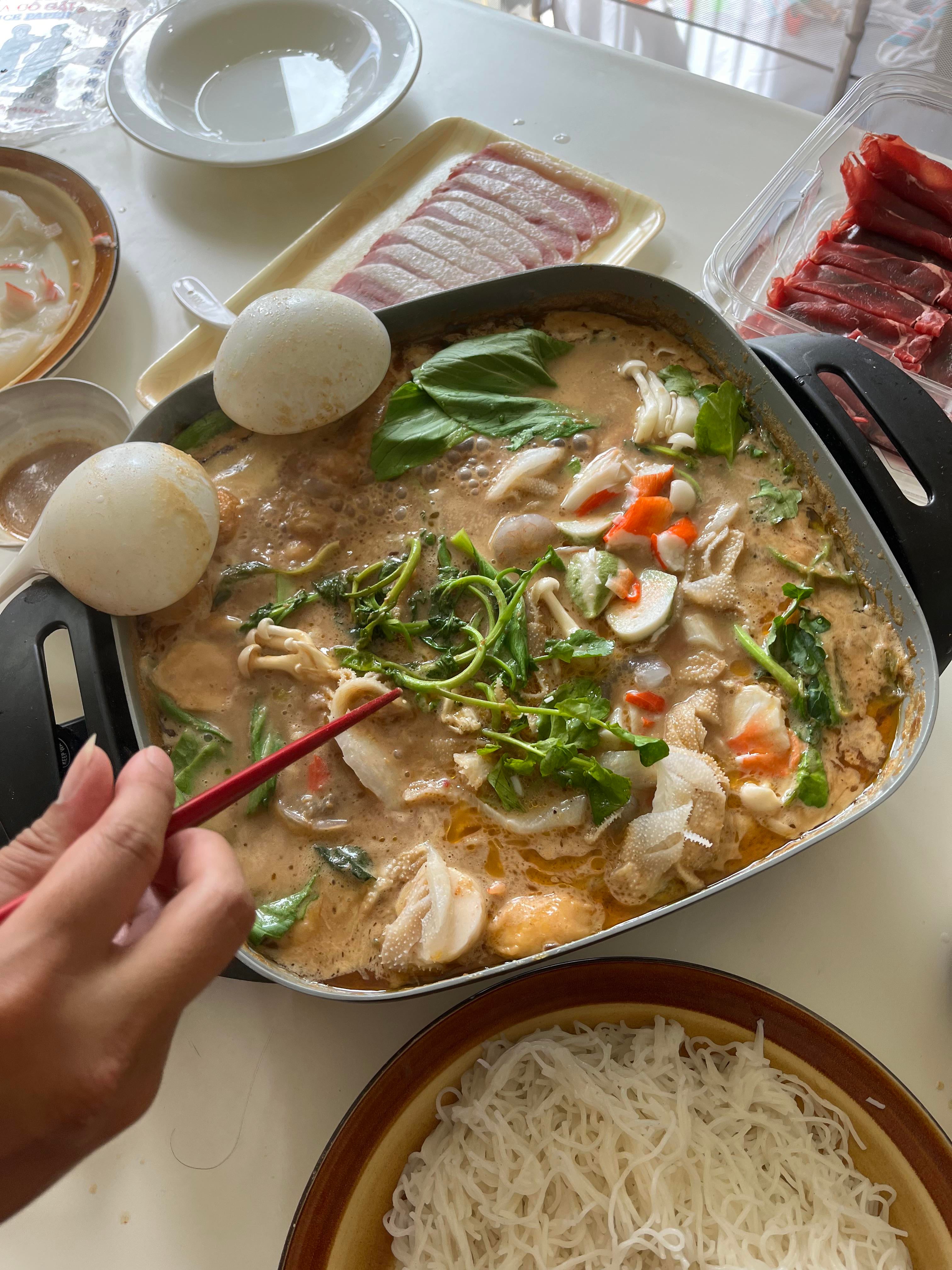 Cambodian Thanksgiving. Yao Hon hot pot. - Dining and Cooking