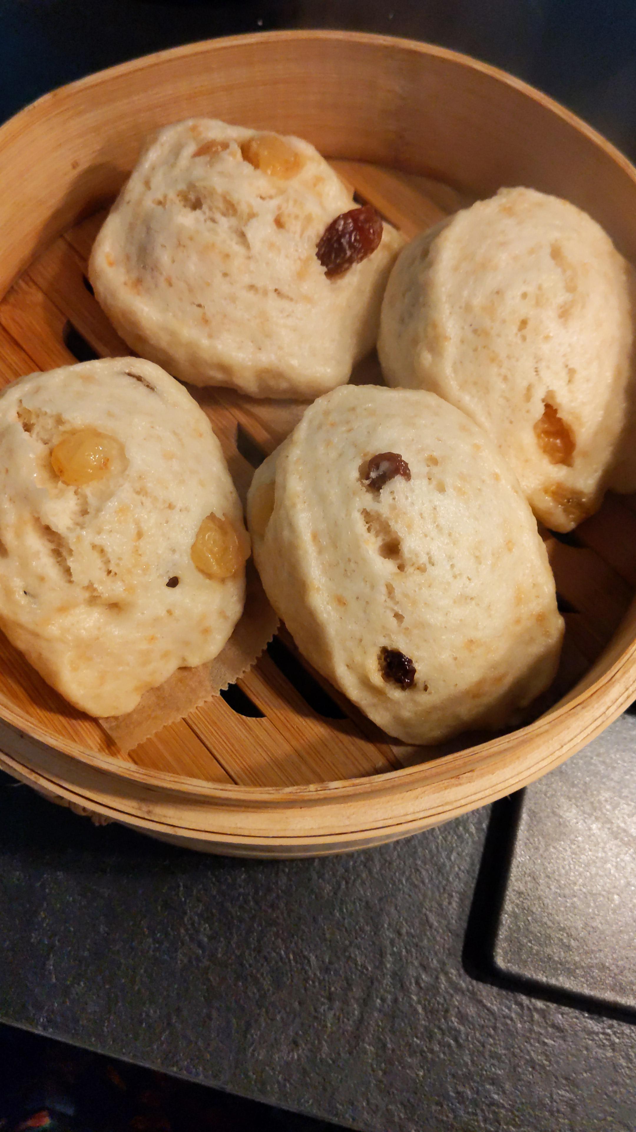 rum-raisin buns - Dining and Cooking