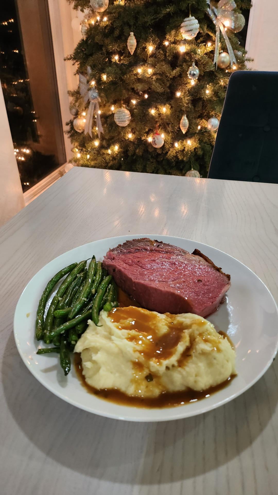 Lil holiday prime rib action - Dining and Cooking