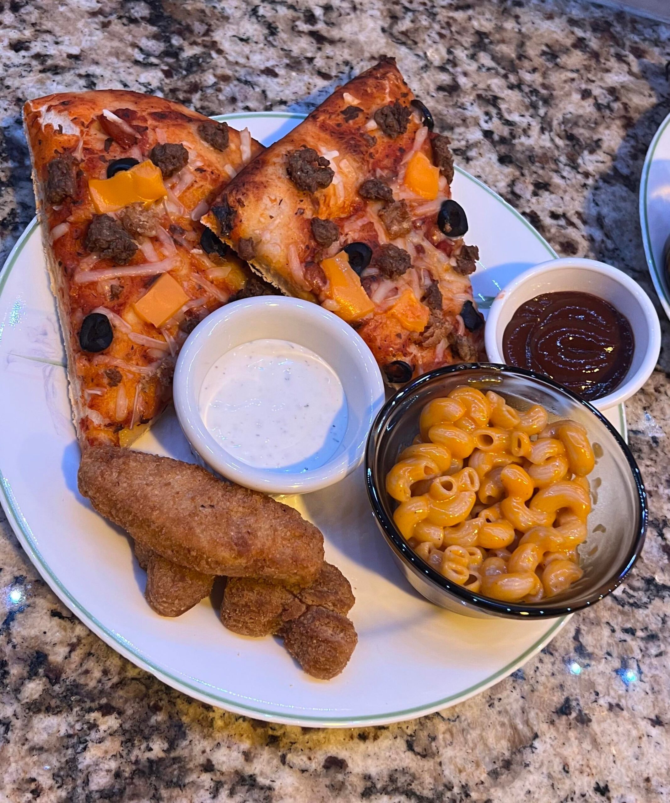 Pizza, nuggets, mac & cheeze - Dining and Cooking