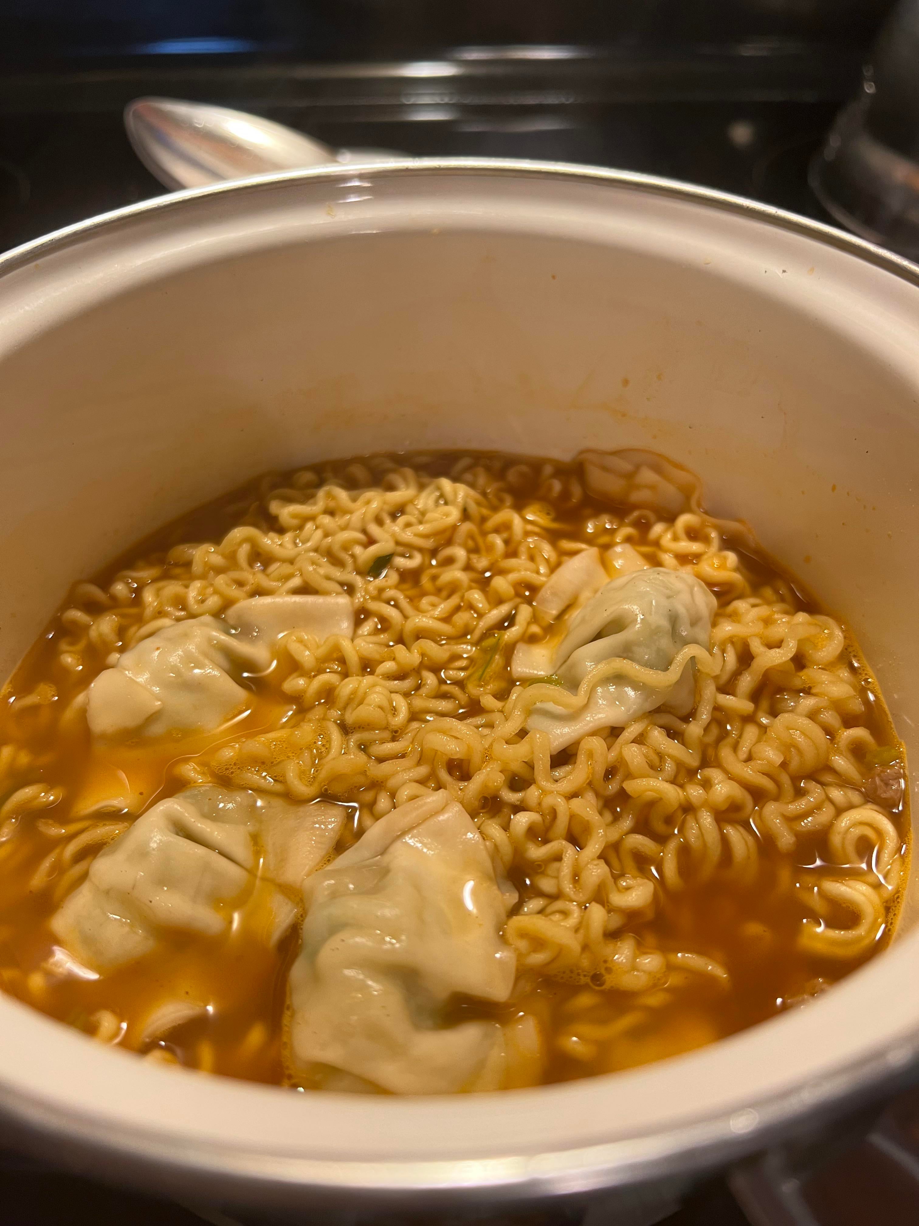 Shin ramen with chicken wontons - Dining and Cooking