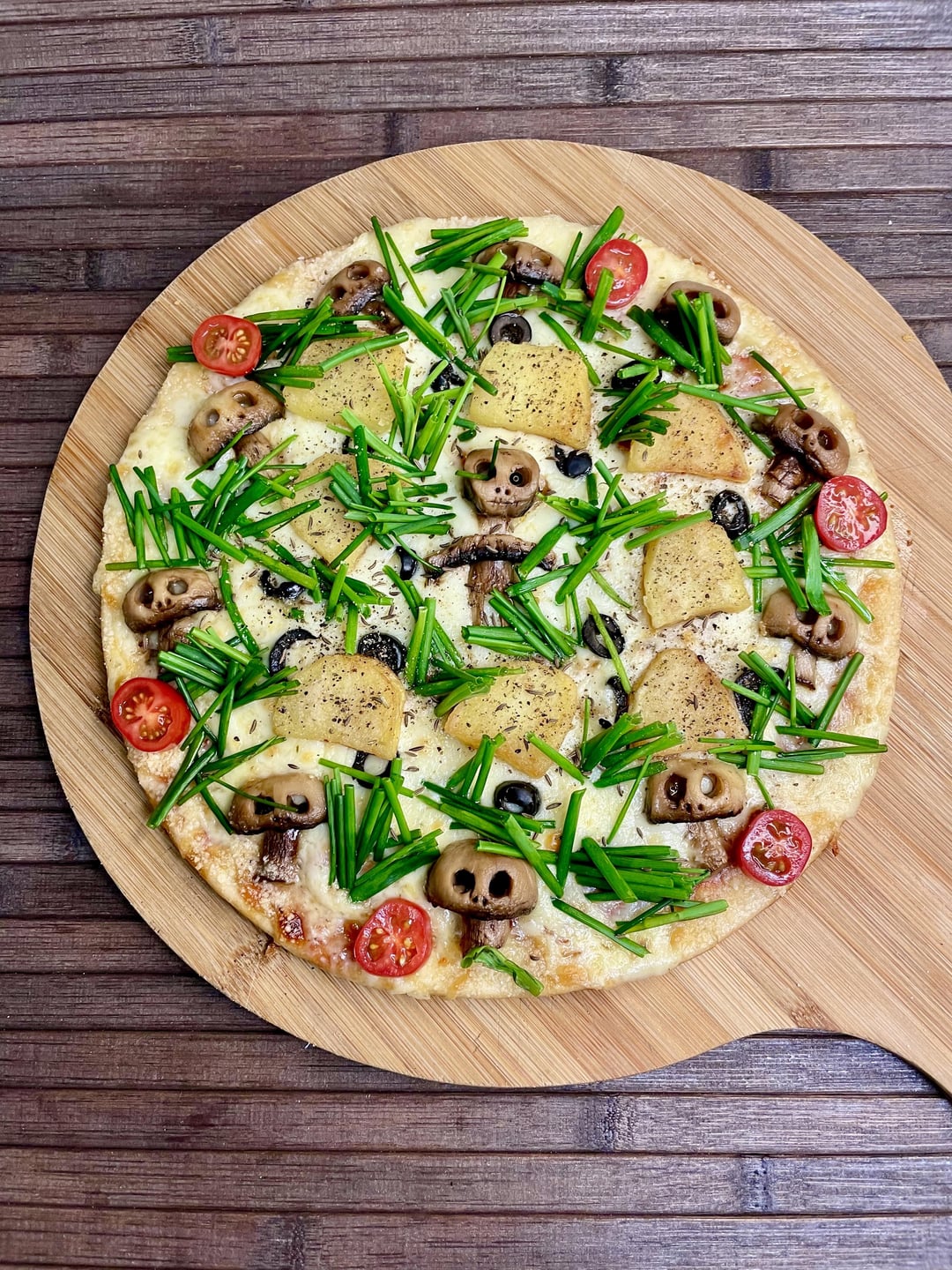 Pizza with chives - Dining and Cooking