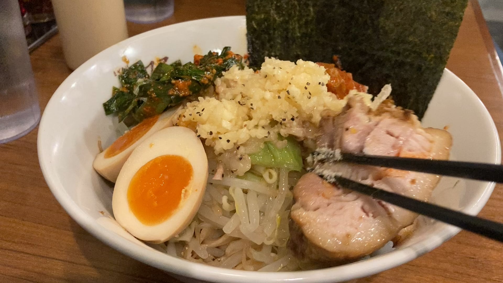 Digging into Jiro style mazesoba at Chururu (Tokyo) - Dining and Cooking