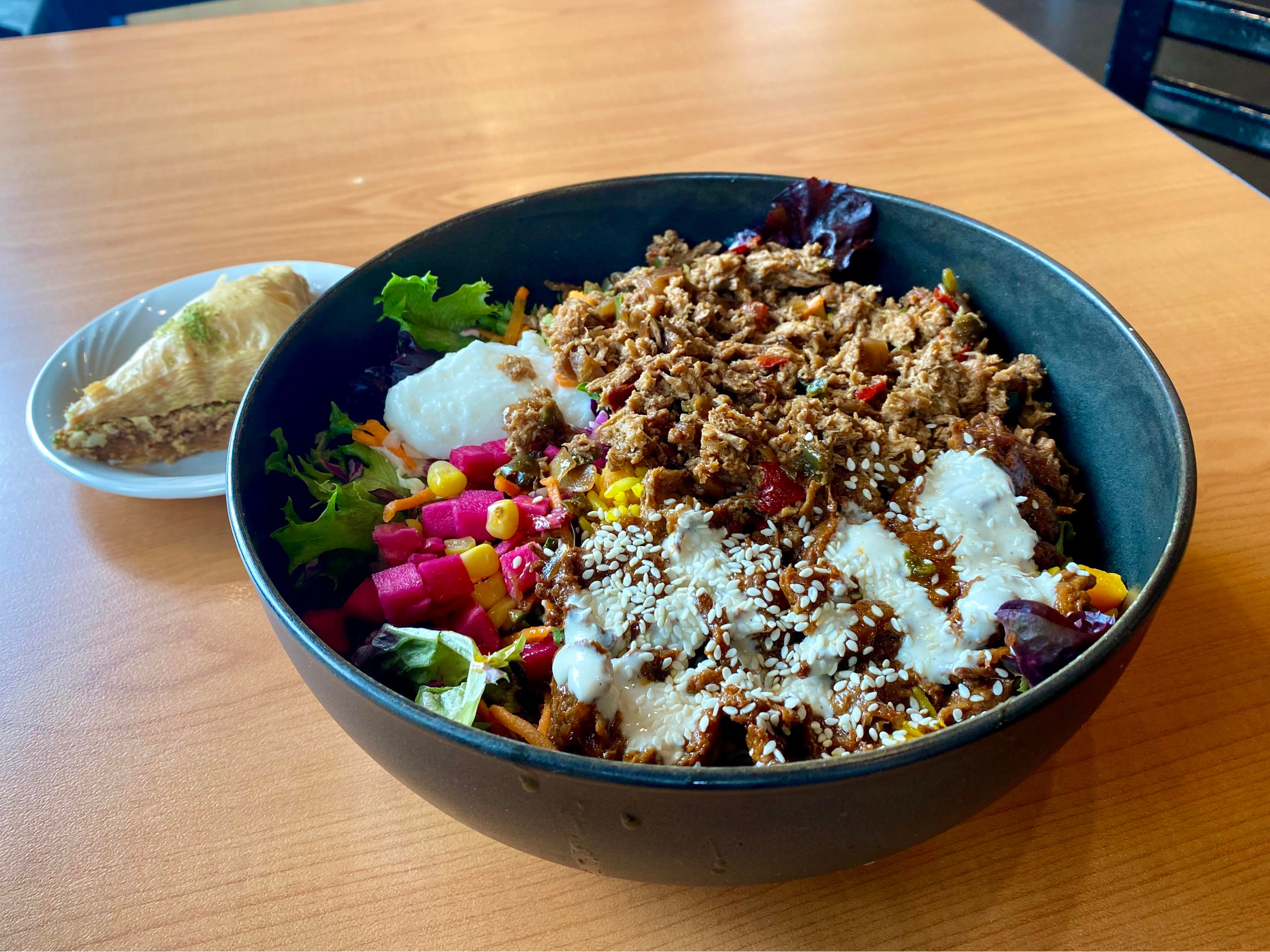 Shawarma bowl and baklava @ Sham - Montréal - Dining and Cooking