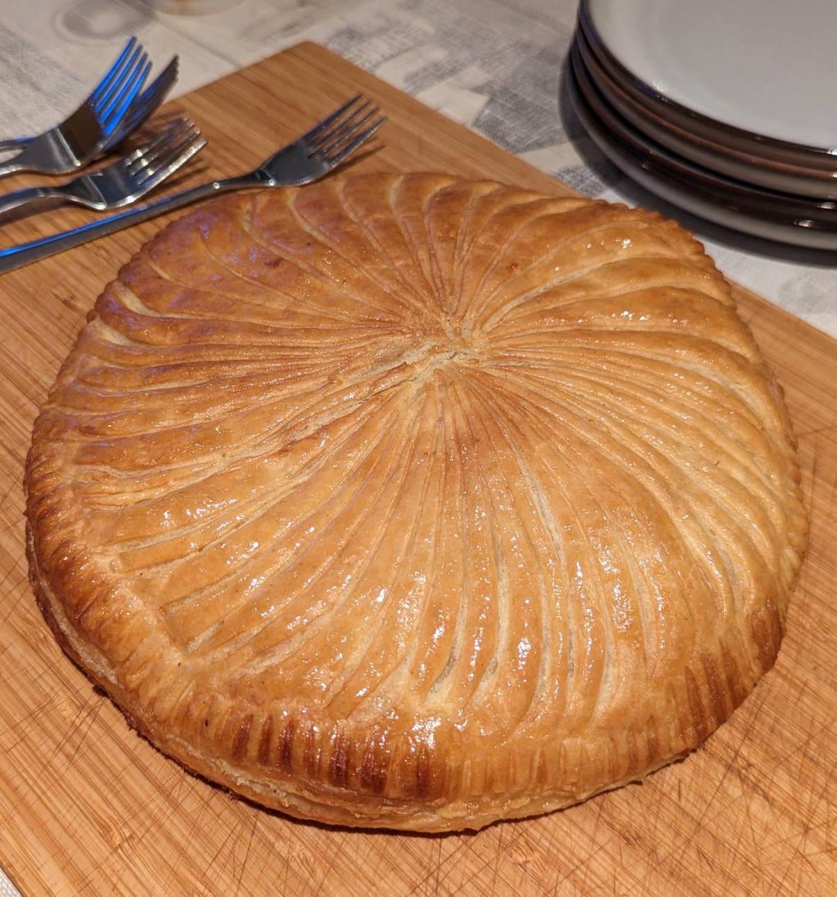 Frangipane with vegan crème pâtissière and almond filling - Dining and ...