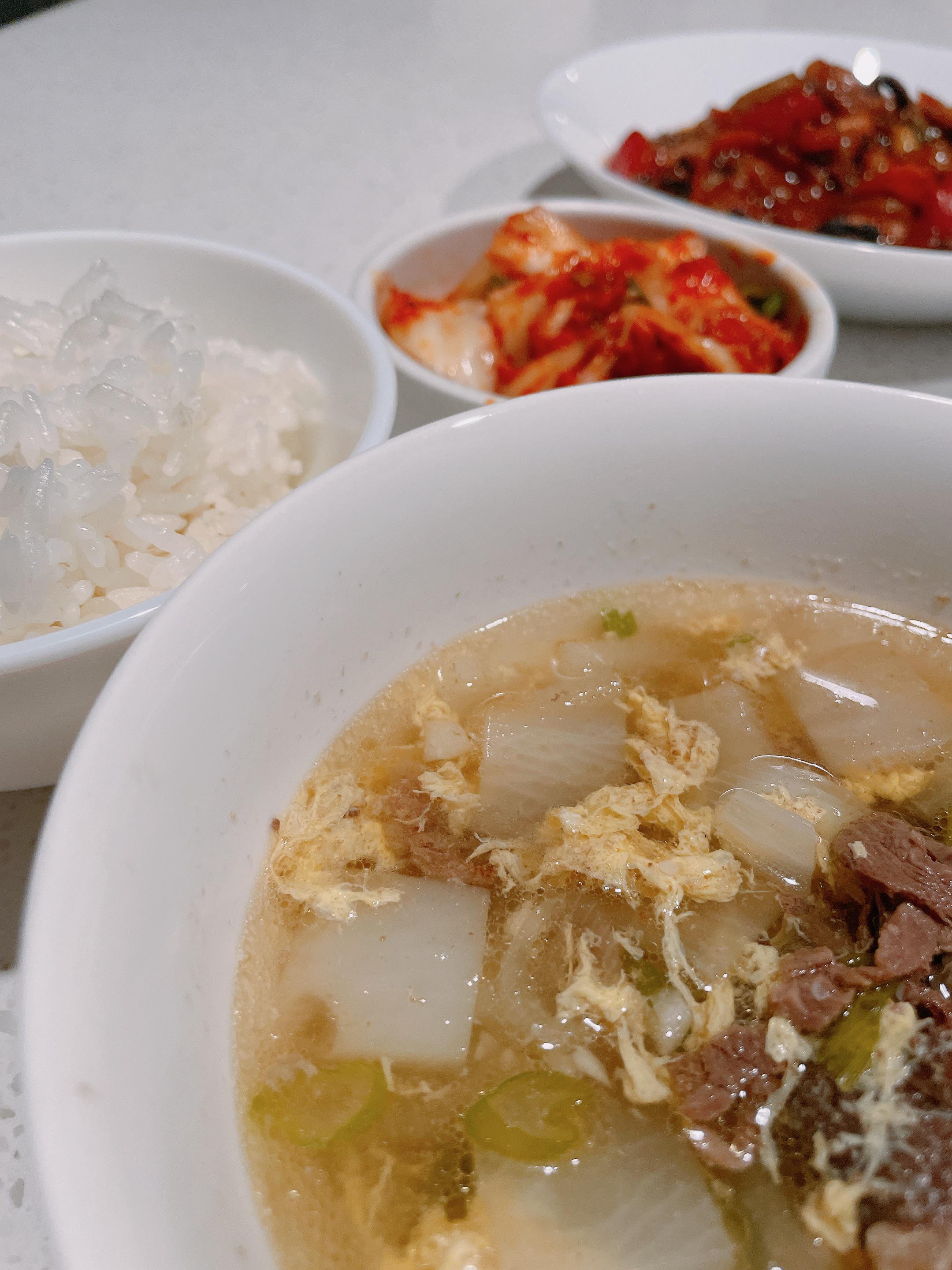 Tonight’s menu: 소고기 뭇국 (beef + radish soup) - Dining and Cooking