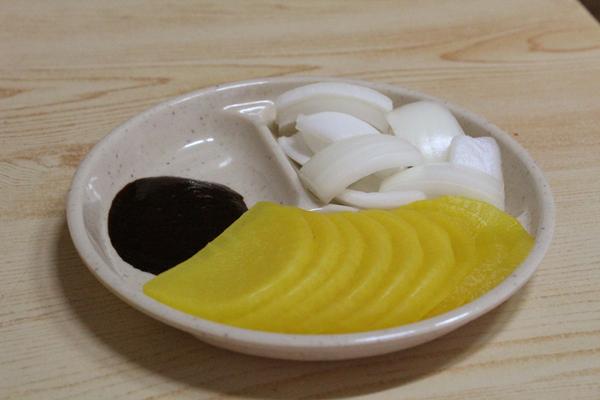 Appreciation post for yellow pickle onion and chunjang - Korean Chinese ...