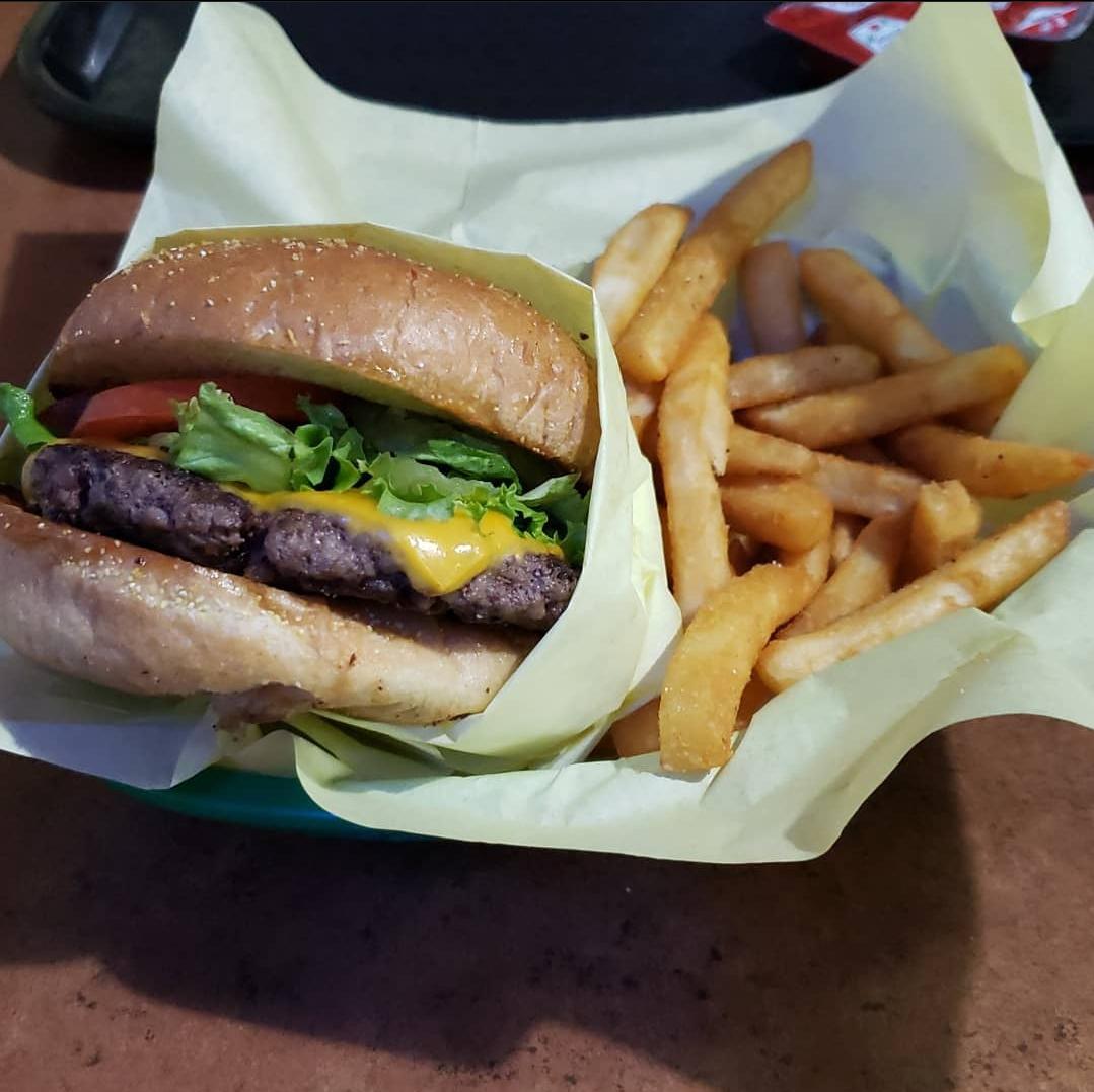 Classic Cheeseburger - Good Luck Grill - Dining and Cooking