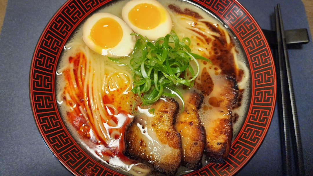 Today's tonkotsu ramen with different presentation styles - Dining and ...