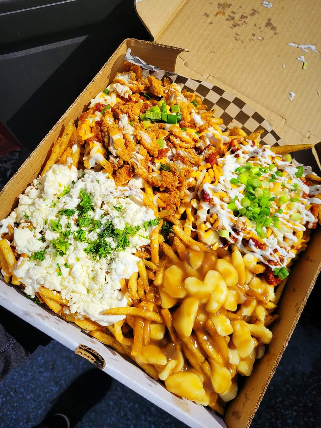[I ate] A Fry box (Chicken bacon ranch, poutine, chili cheese and Greek ...